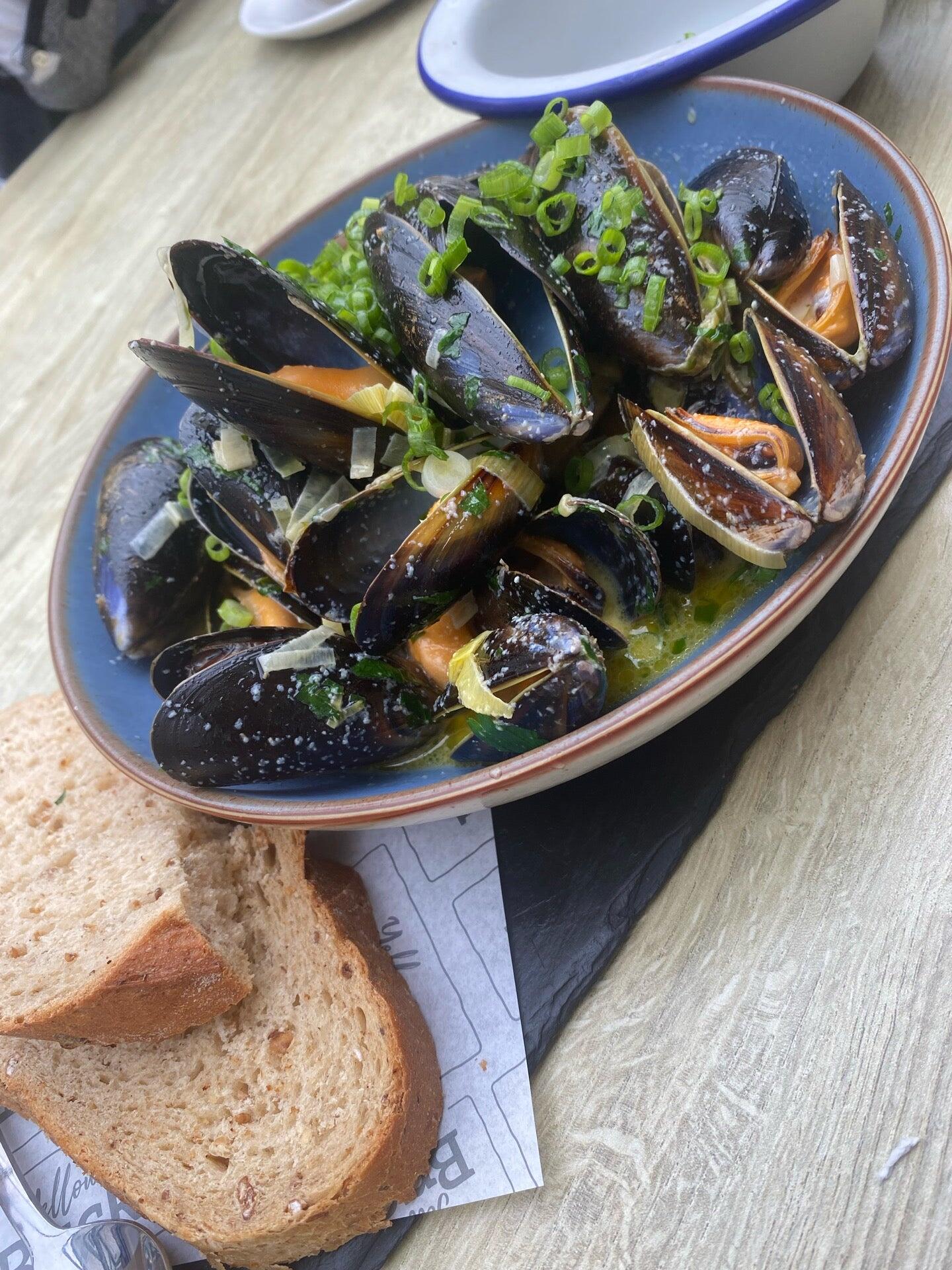 Yellow Brick Cafe - Moreton-In-Marsh - Nextdoor