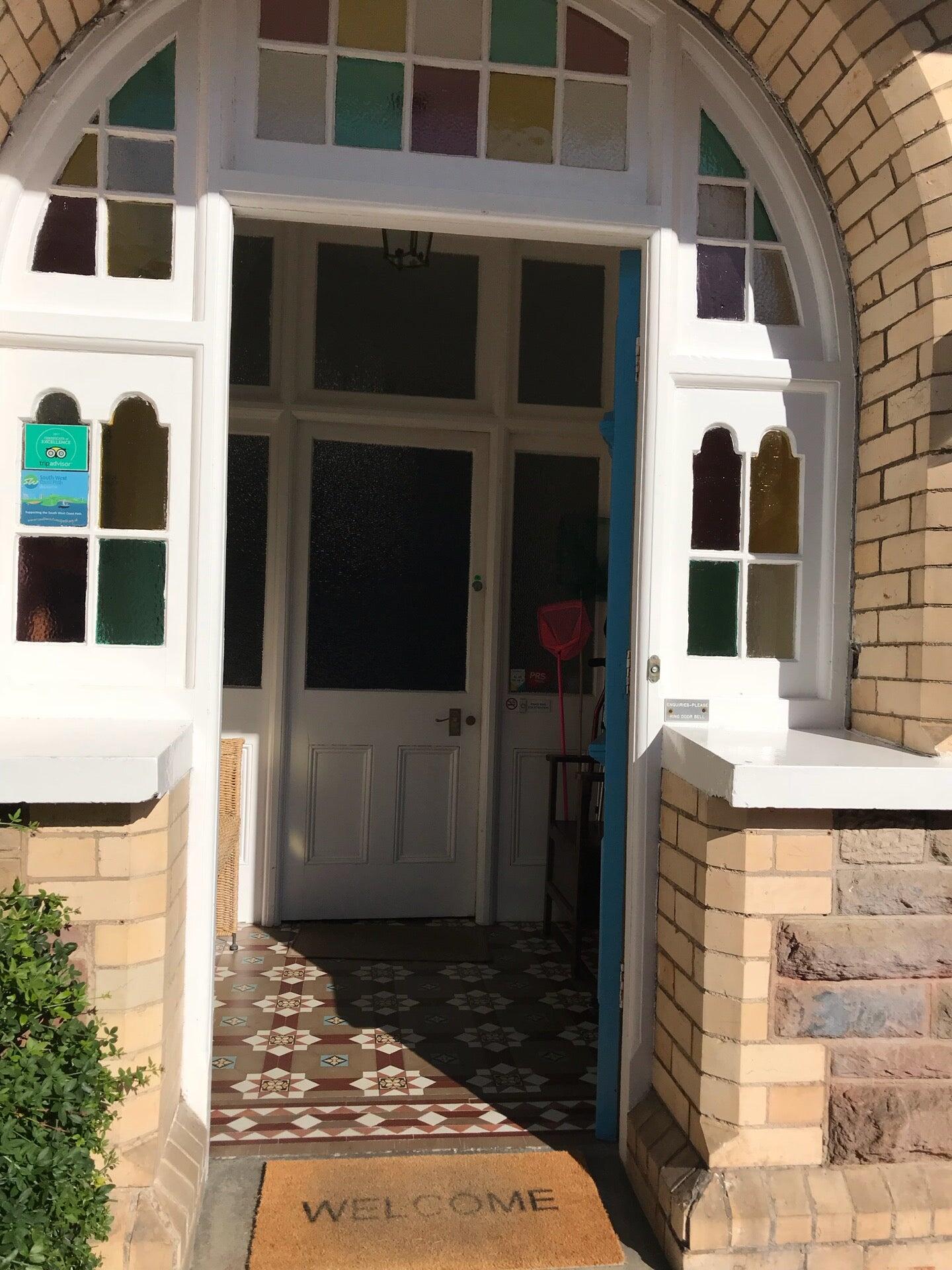 Channel Vista Guest House - Ilfracombe, England - Nextdoor
