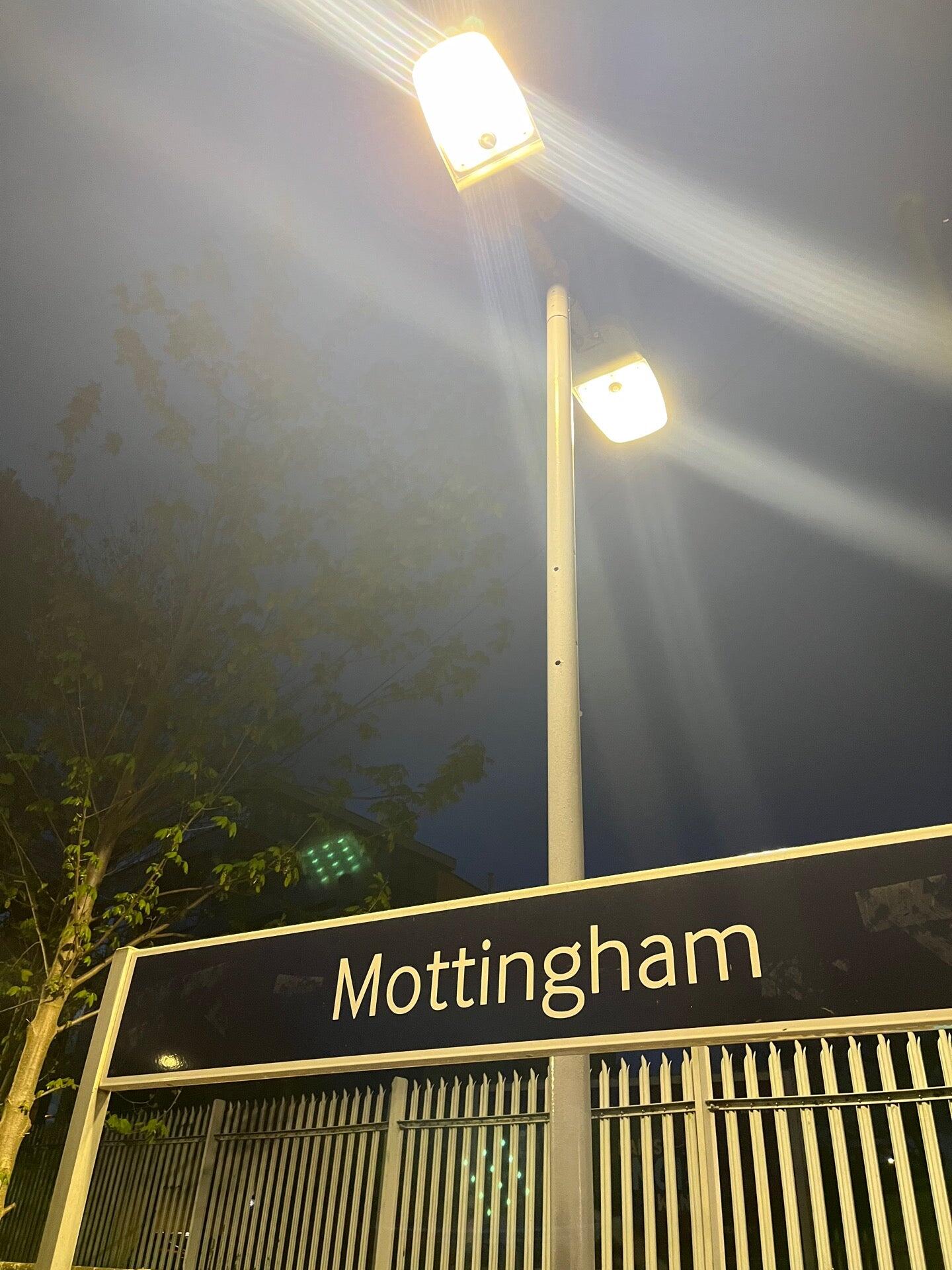 Mottingham Railway Station - London - Nextdoor