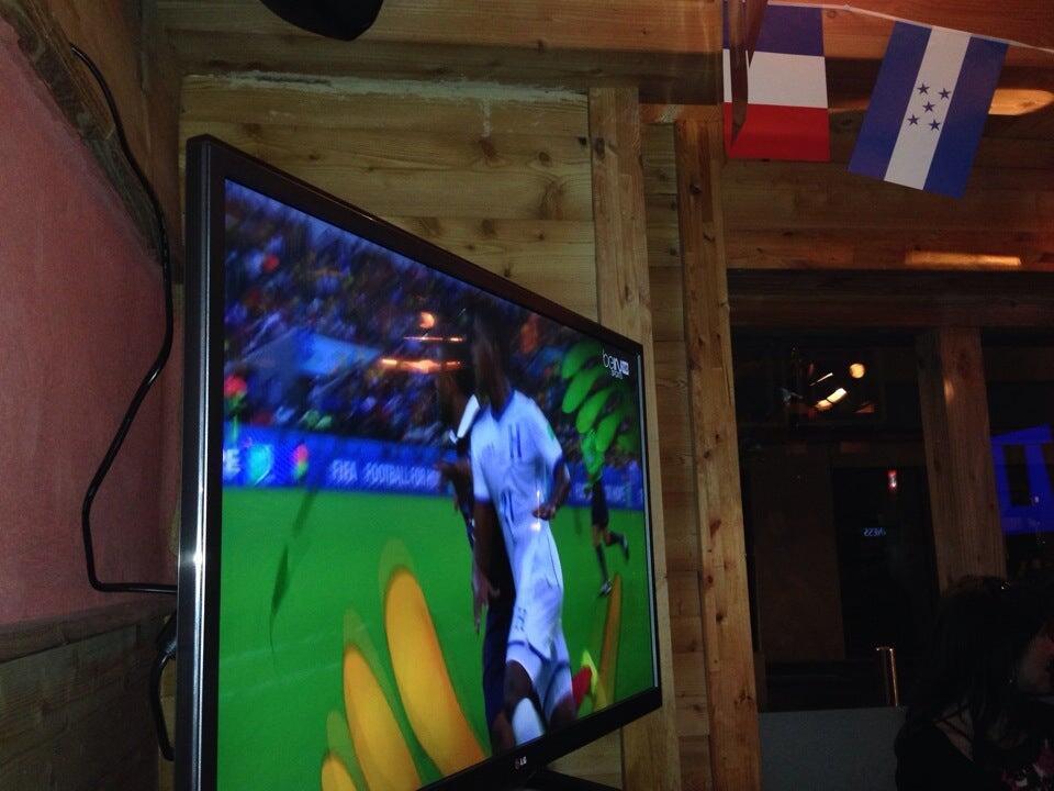 Le Saloon Pub - Nextdoor