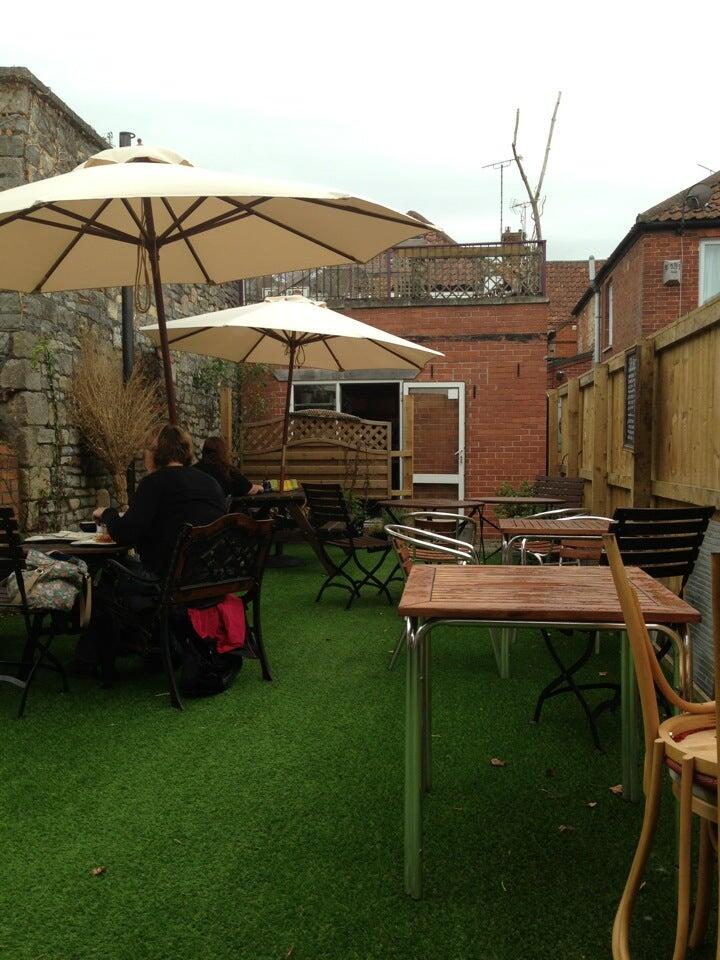 Lazy Gecko Cafe - Glastonbury - Nextdoor