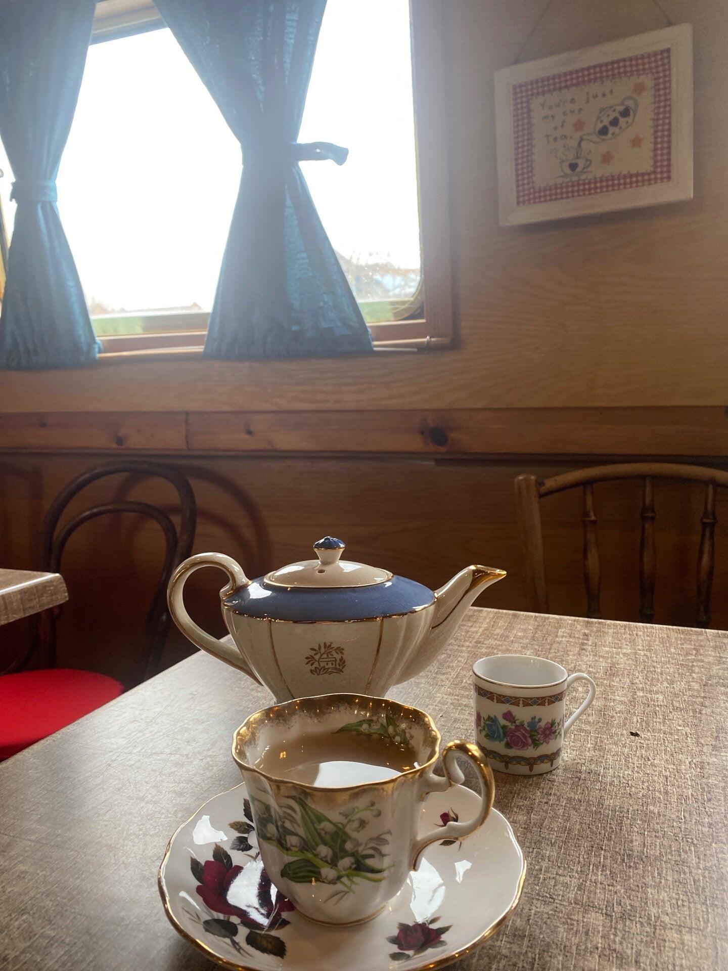 Whittington's Tea Barge - Reading - Nextdoor