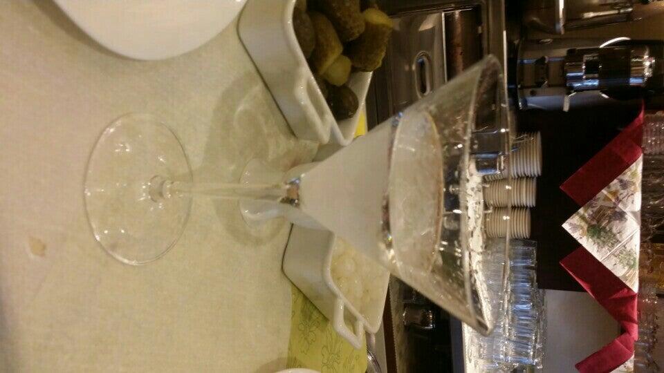 Sandi Sandi Bar - Nextdoor