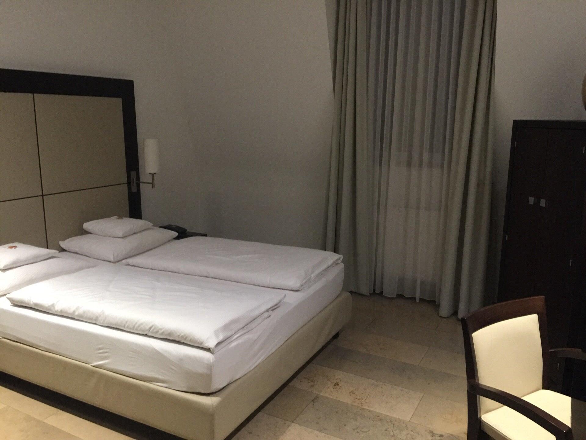 Burns Art Hotel - Nextdoor