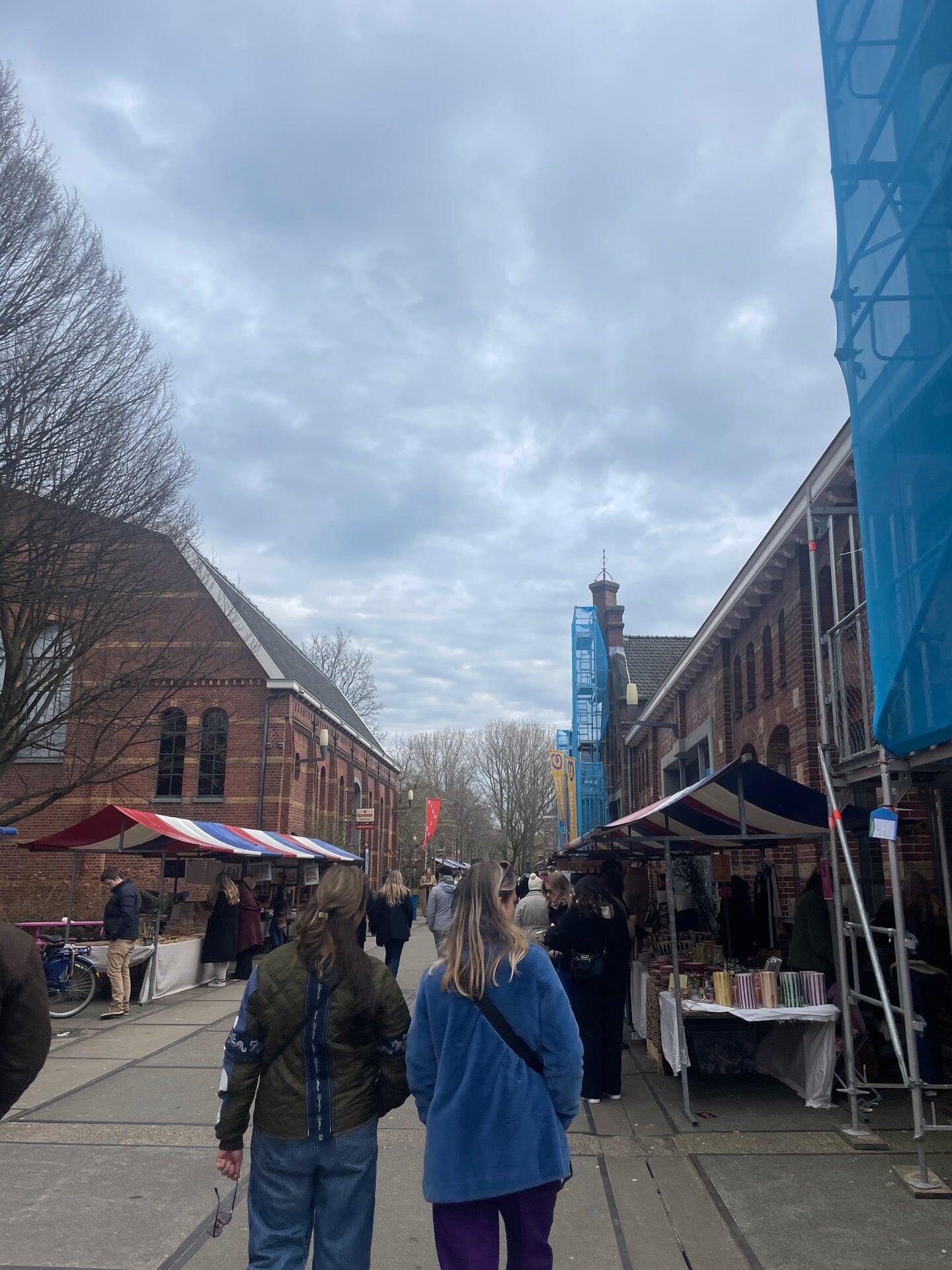 Sunday Market - Nextdoor