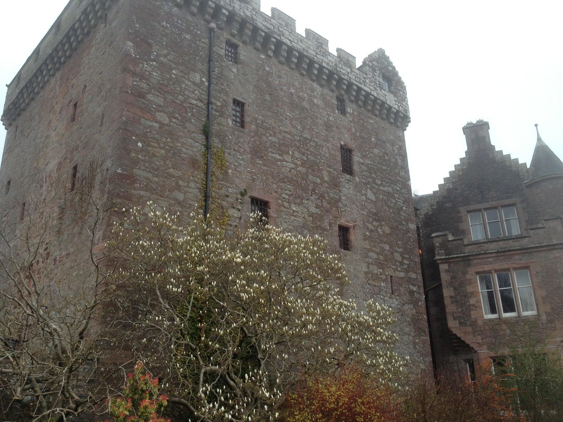 Comlongon Castle - Clarencefield - Nextdoor