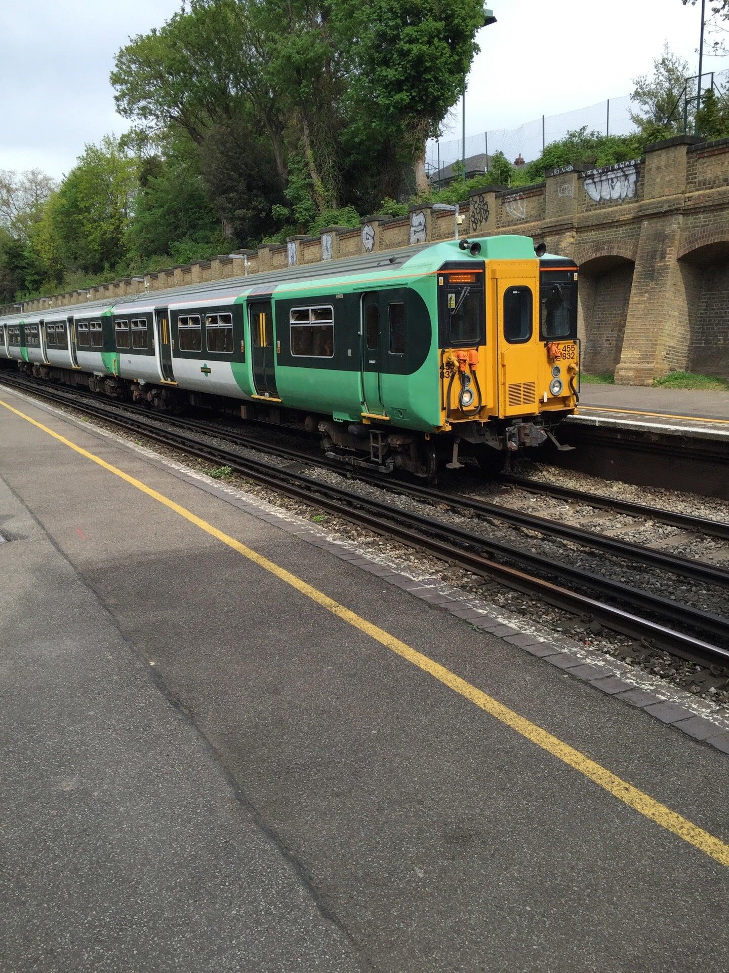 North Dulwich Station - London - Nextdoor