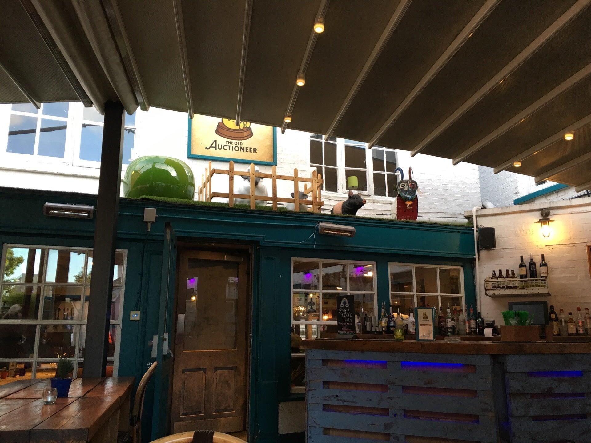 The Old Auctioneer - Banbury - Nextdoor