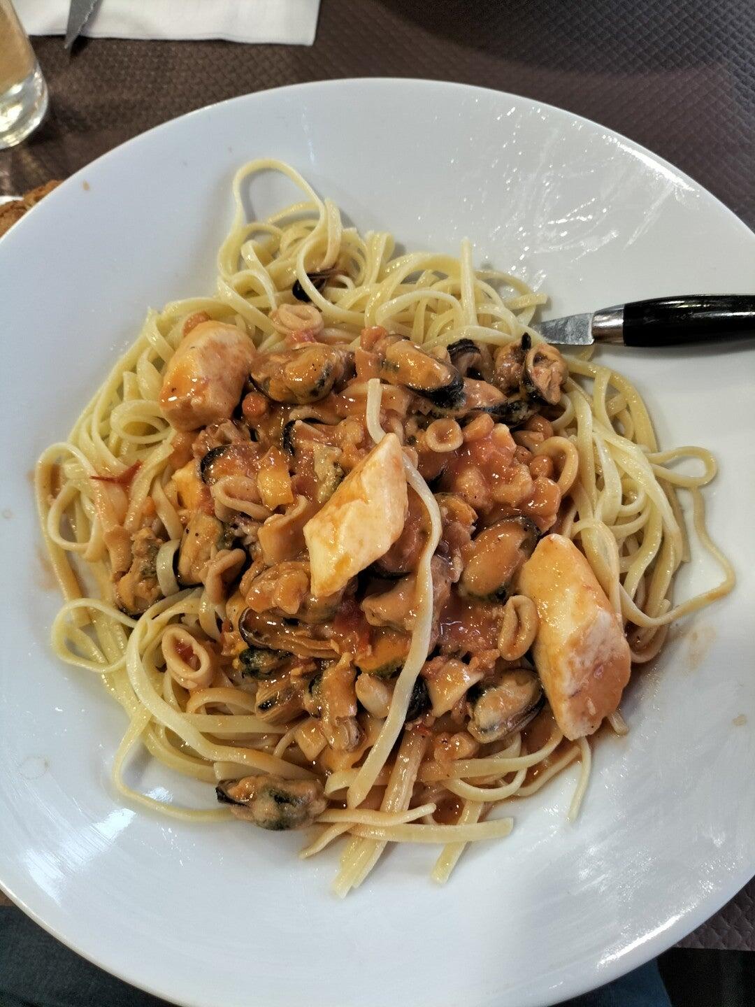 Le Petit Café Rose - Nextdoor