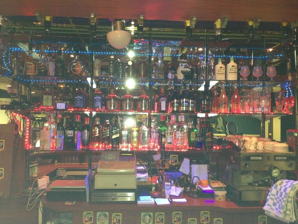 Café Reina Bar Dancing - 'S-Gravenhage, Zuid-Holland - Nextdoor