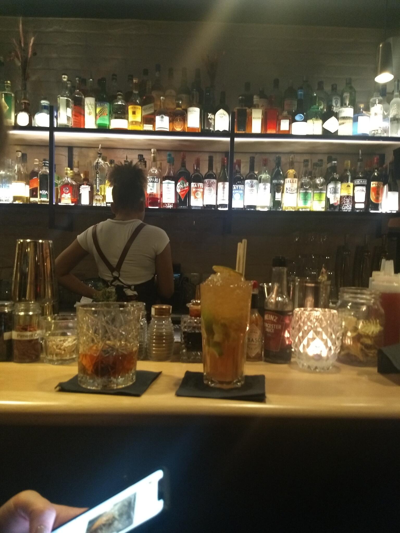 La Loutre Bar - Nextdoor