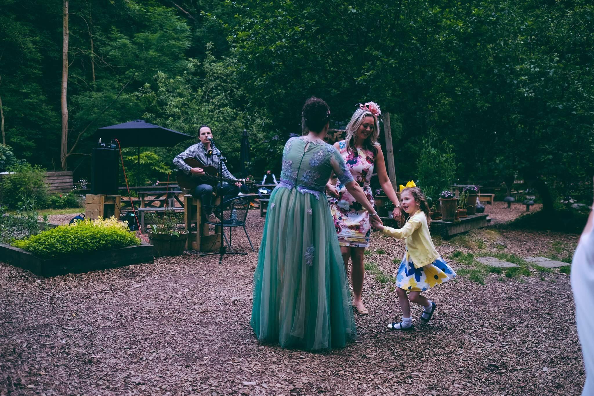 Jonny Leeds Wedding Singer Guitar Player DJ - Leeds - Nextdoor