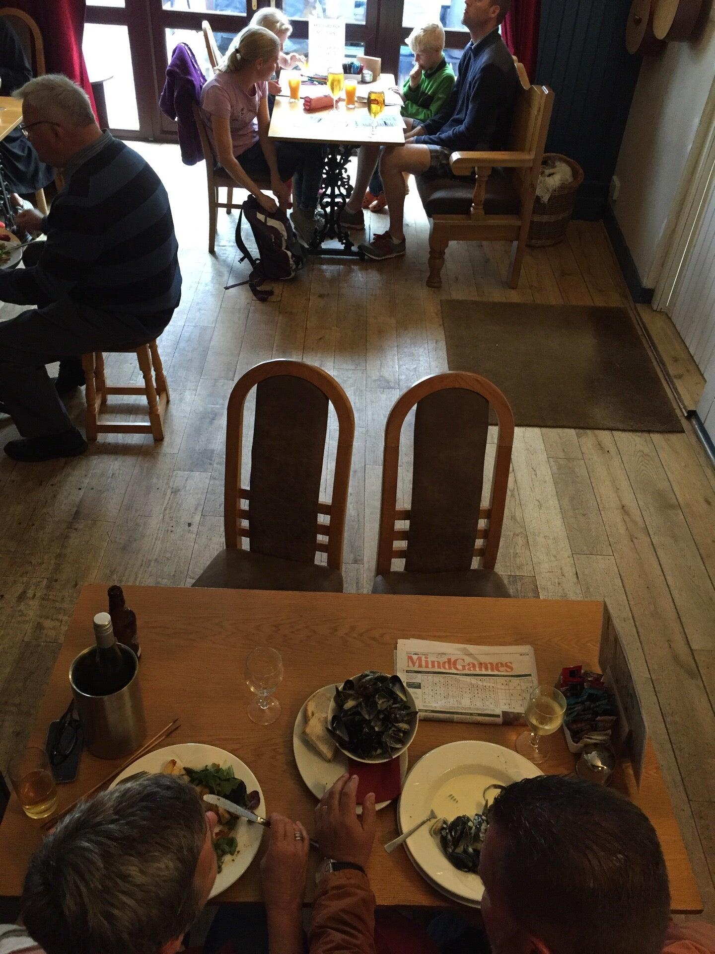 Crofters Bar Arisaig Hotel - Arisaig - Nextdoor