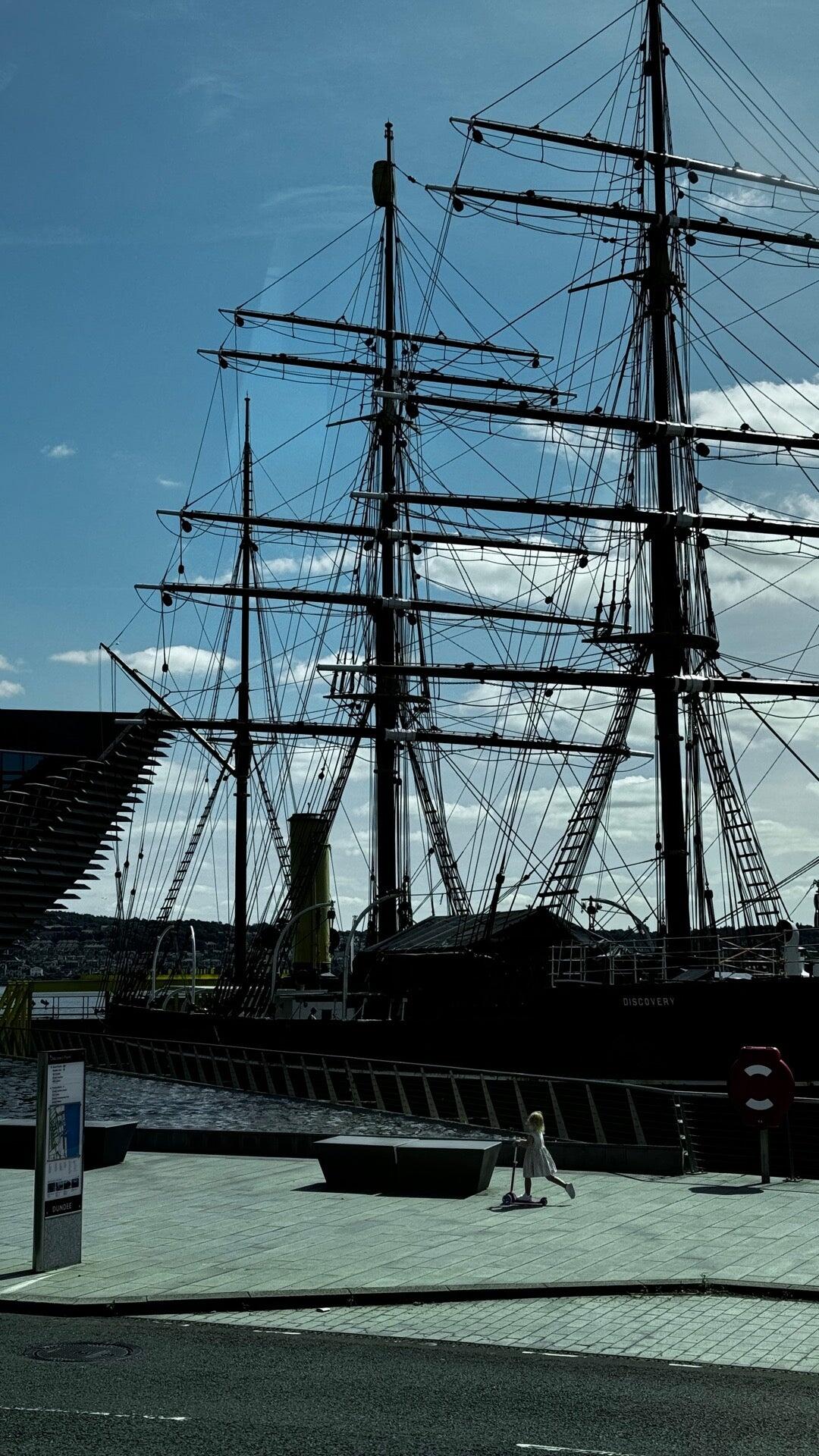 RRS Discovery - Dundee - Nextdoor