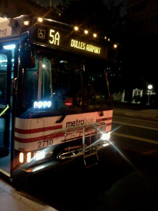 5A MetroBus to Dulles Airport from L'Enfant Plaza Station - Washington ...