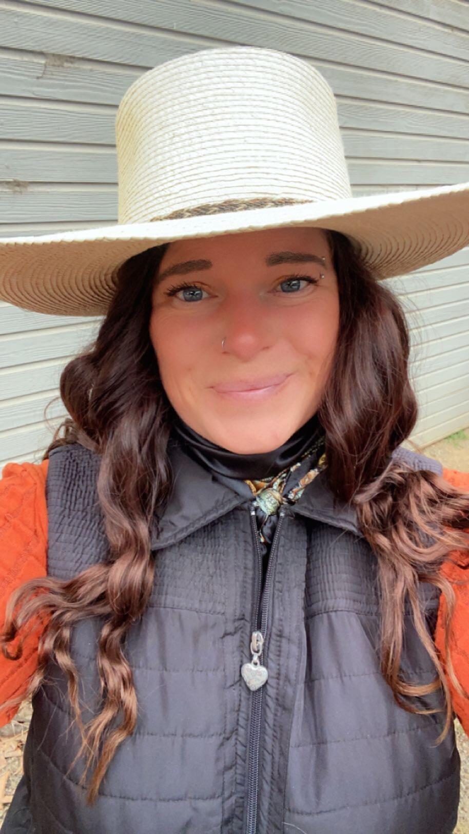 Genae Kindscher Horsemanship - Nextdoor