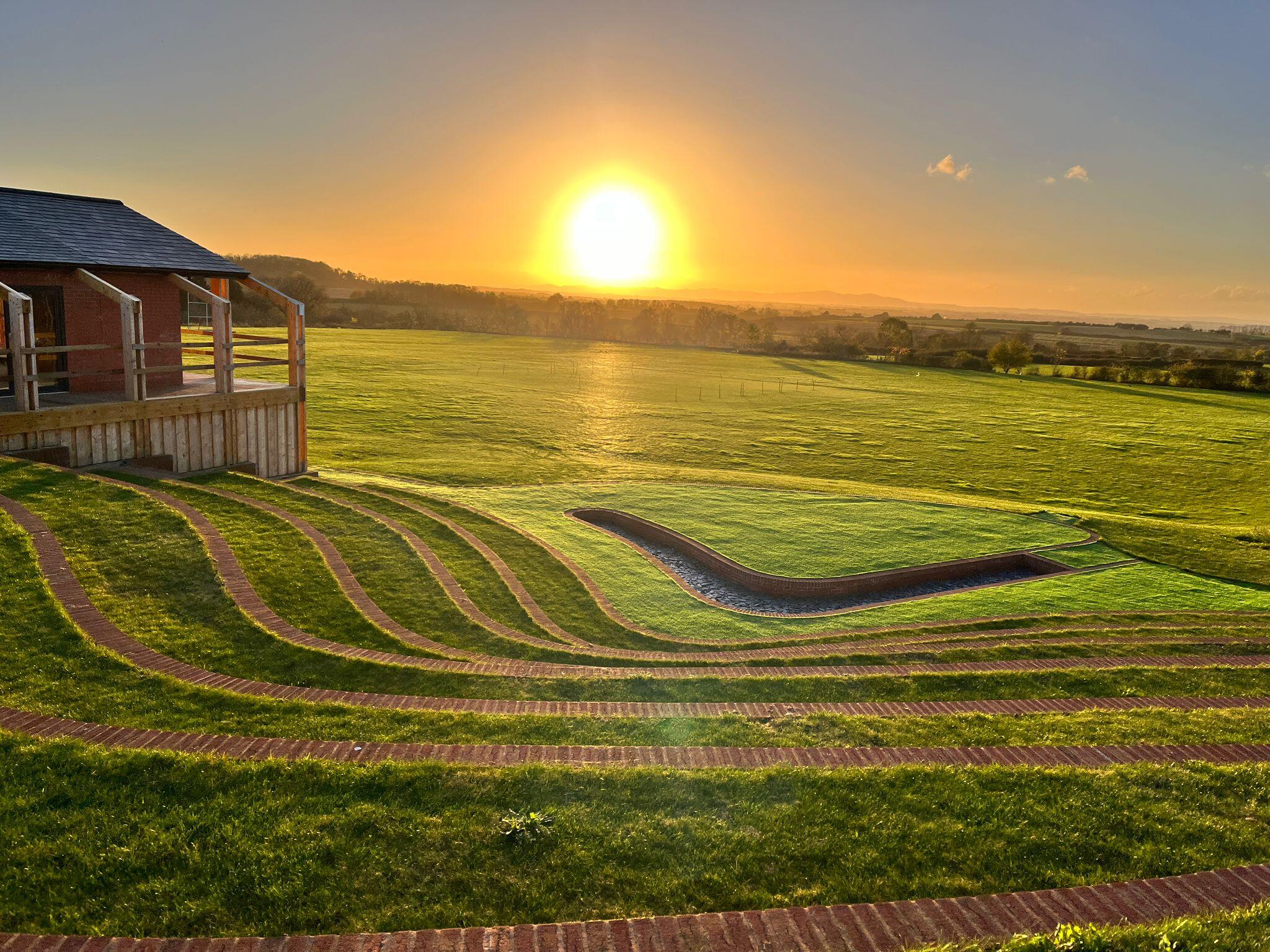 The Lenches Amphitheatre - Evesham, GB-ENG - Nextdoor