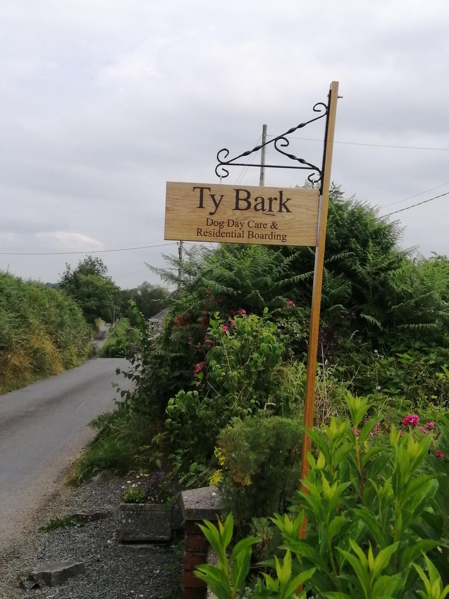 Ty Bark - Llanelli, GB-WLS - Nextdoor