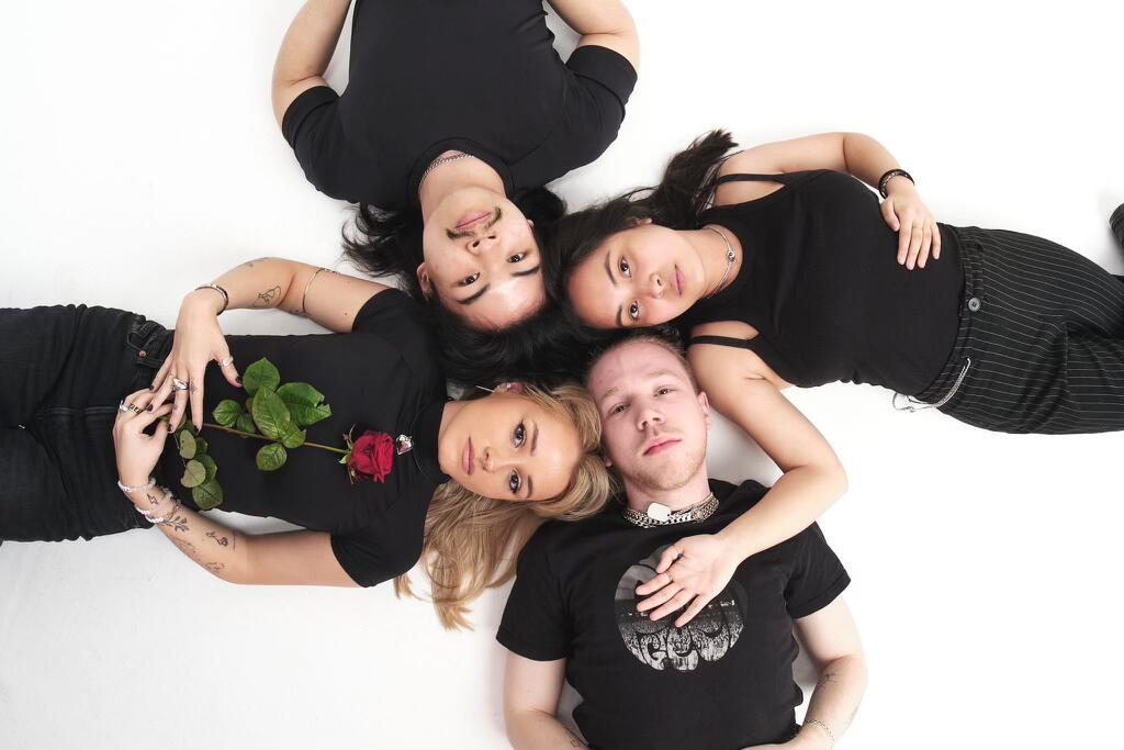 Bowen Fan - London - Nextdoor