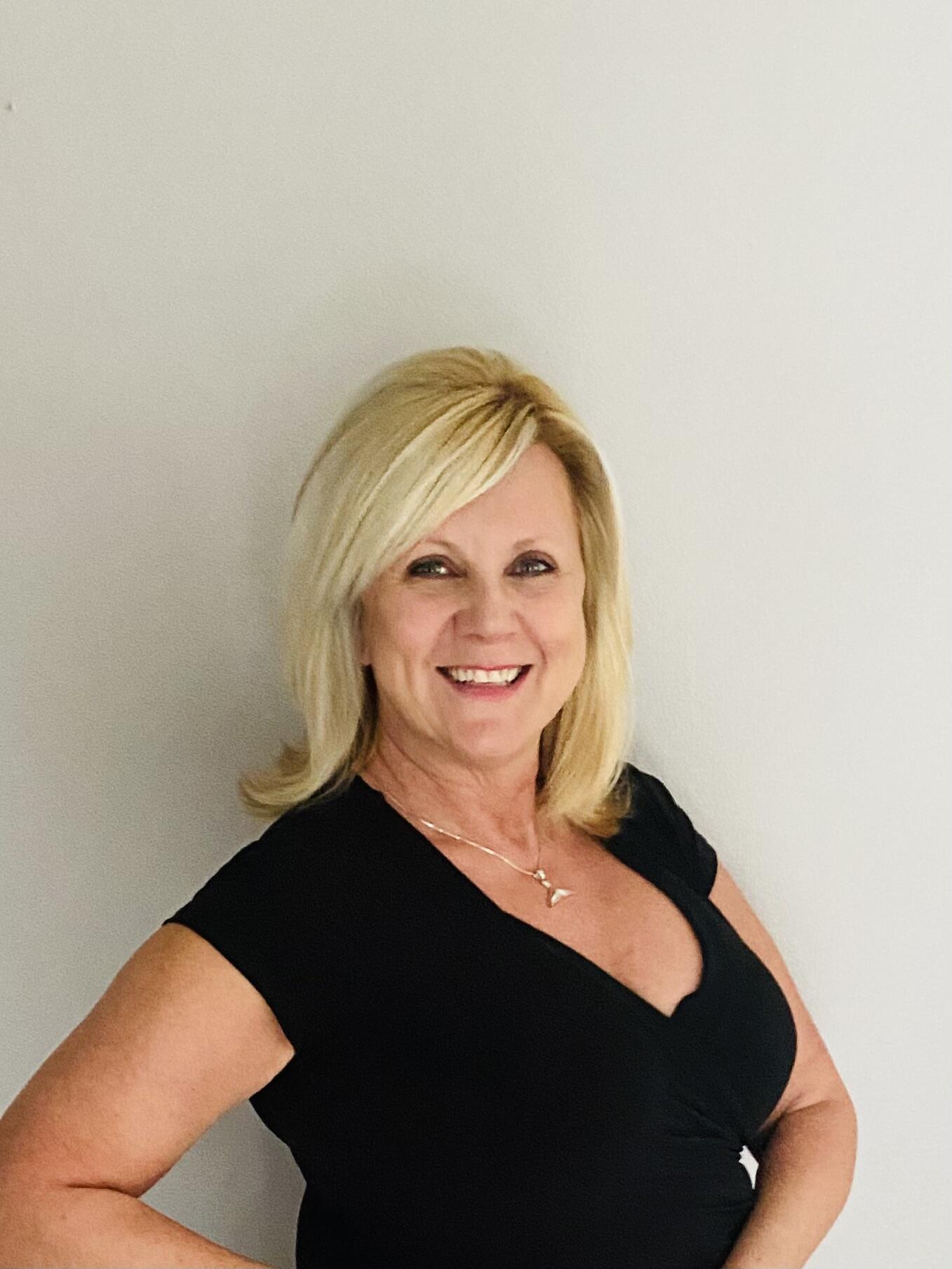 Donna Van Deusen with Heartland Realty Services LLC - Nextdoor