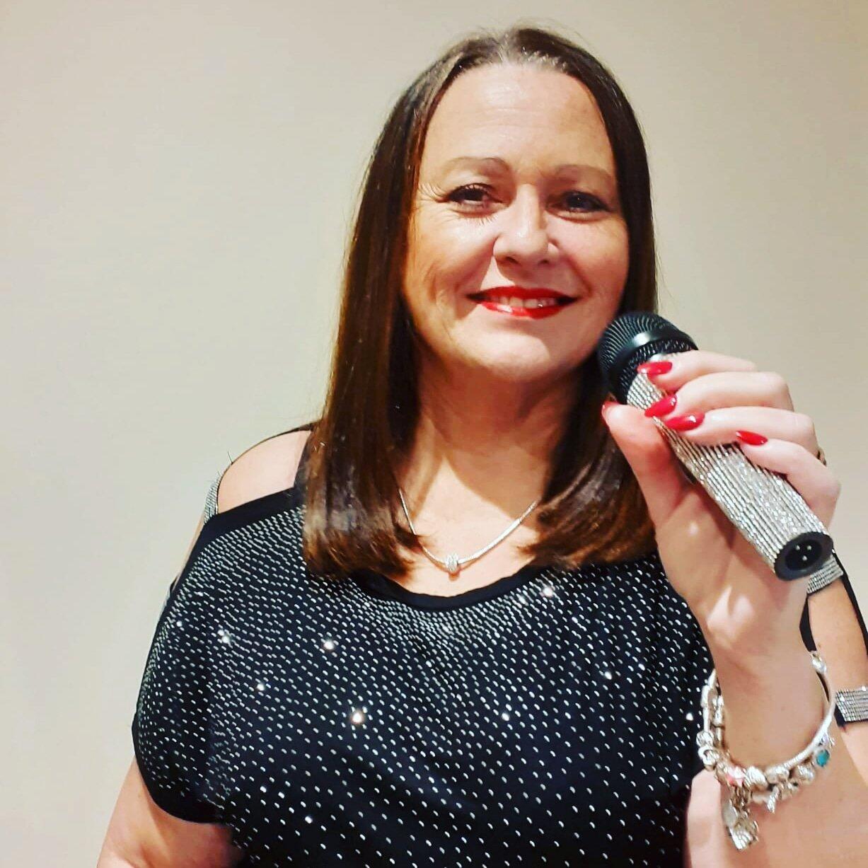 Jen, professional singer. - Stourport-On-Severn - Nextdoor