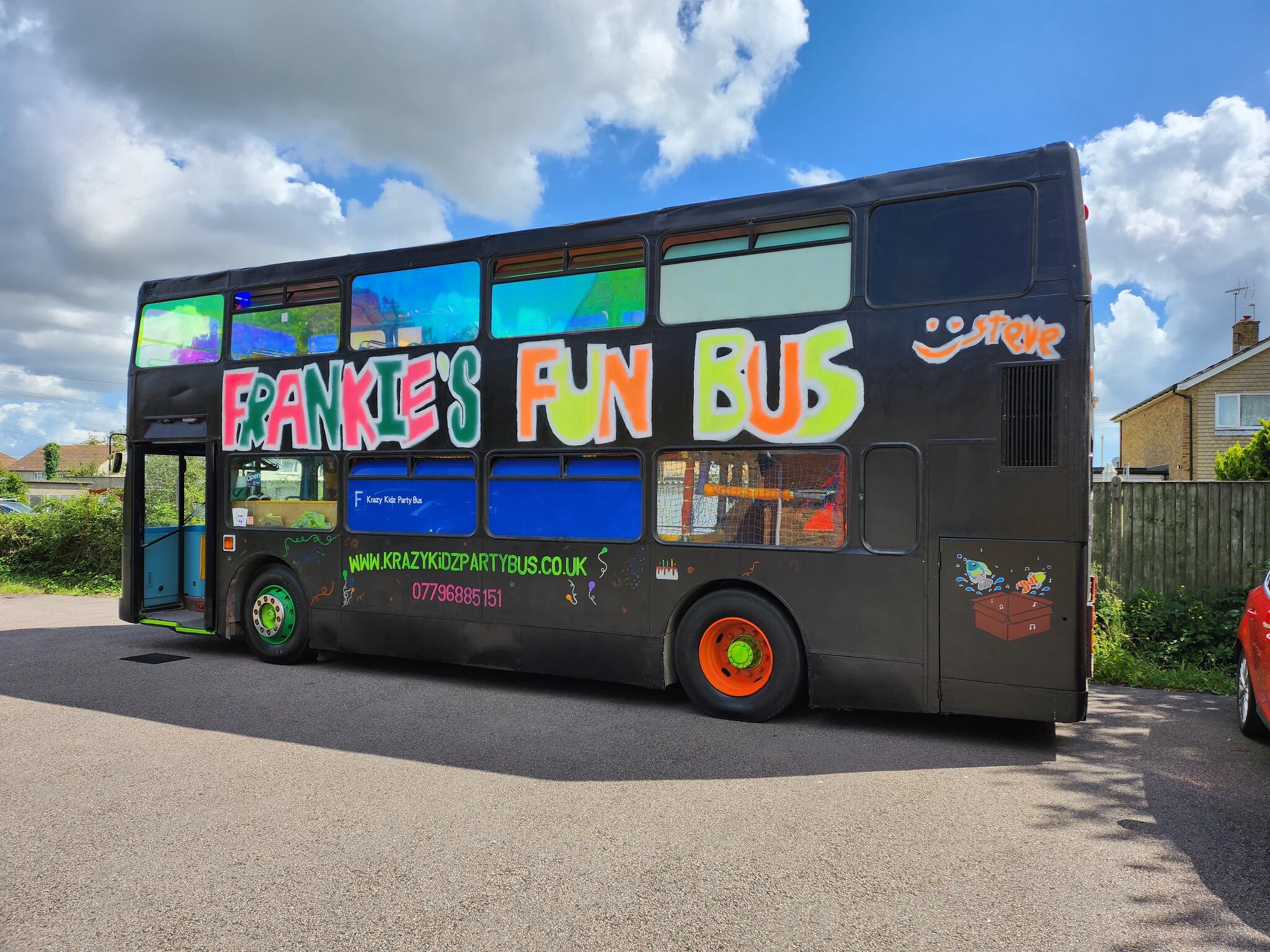 Krazy kidz party bus - Ashford, GB-ENG - Nextdoor
