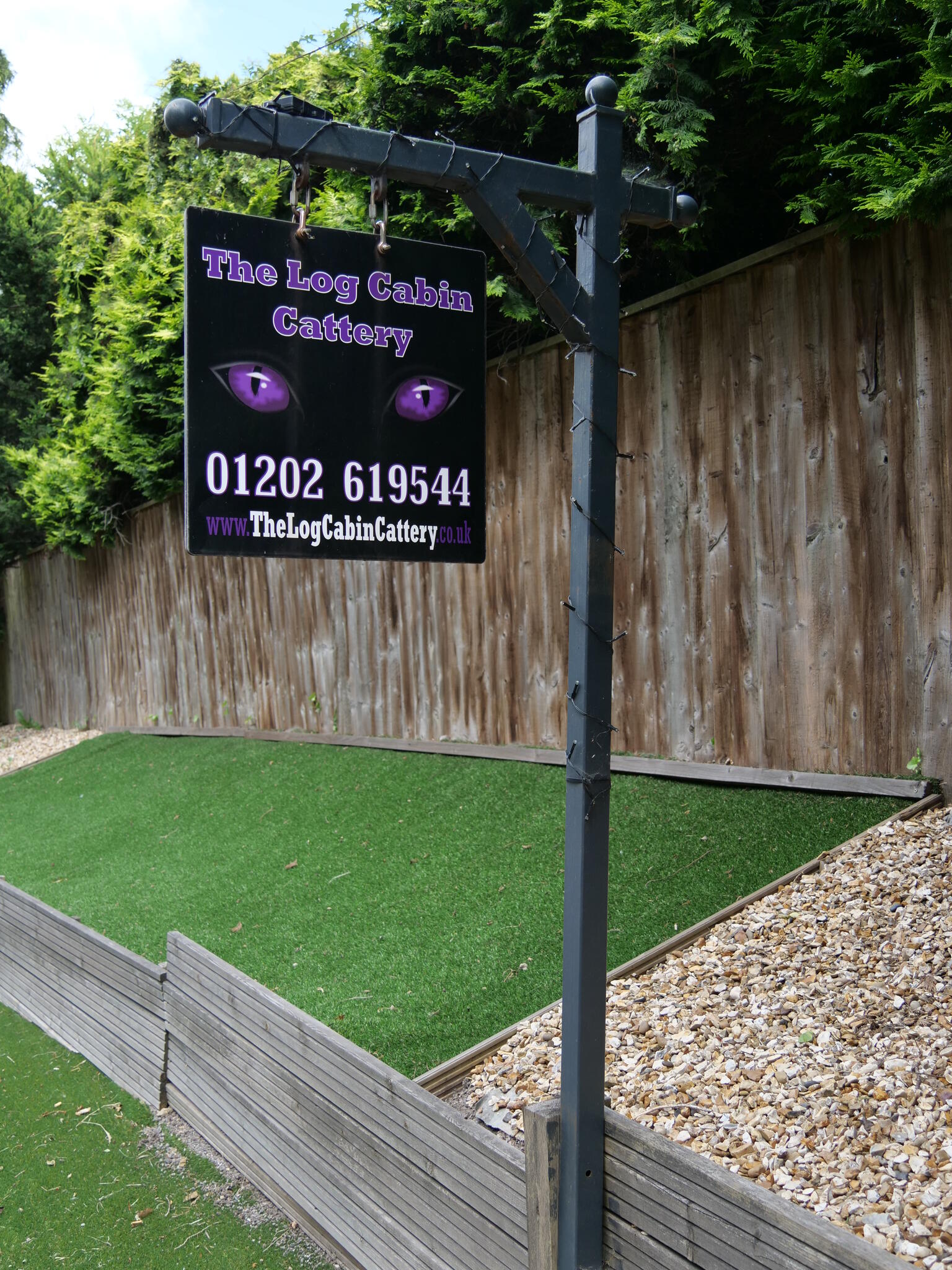 THE LOG CABIN CATTERY - Ferndown - Nextdoor