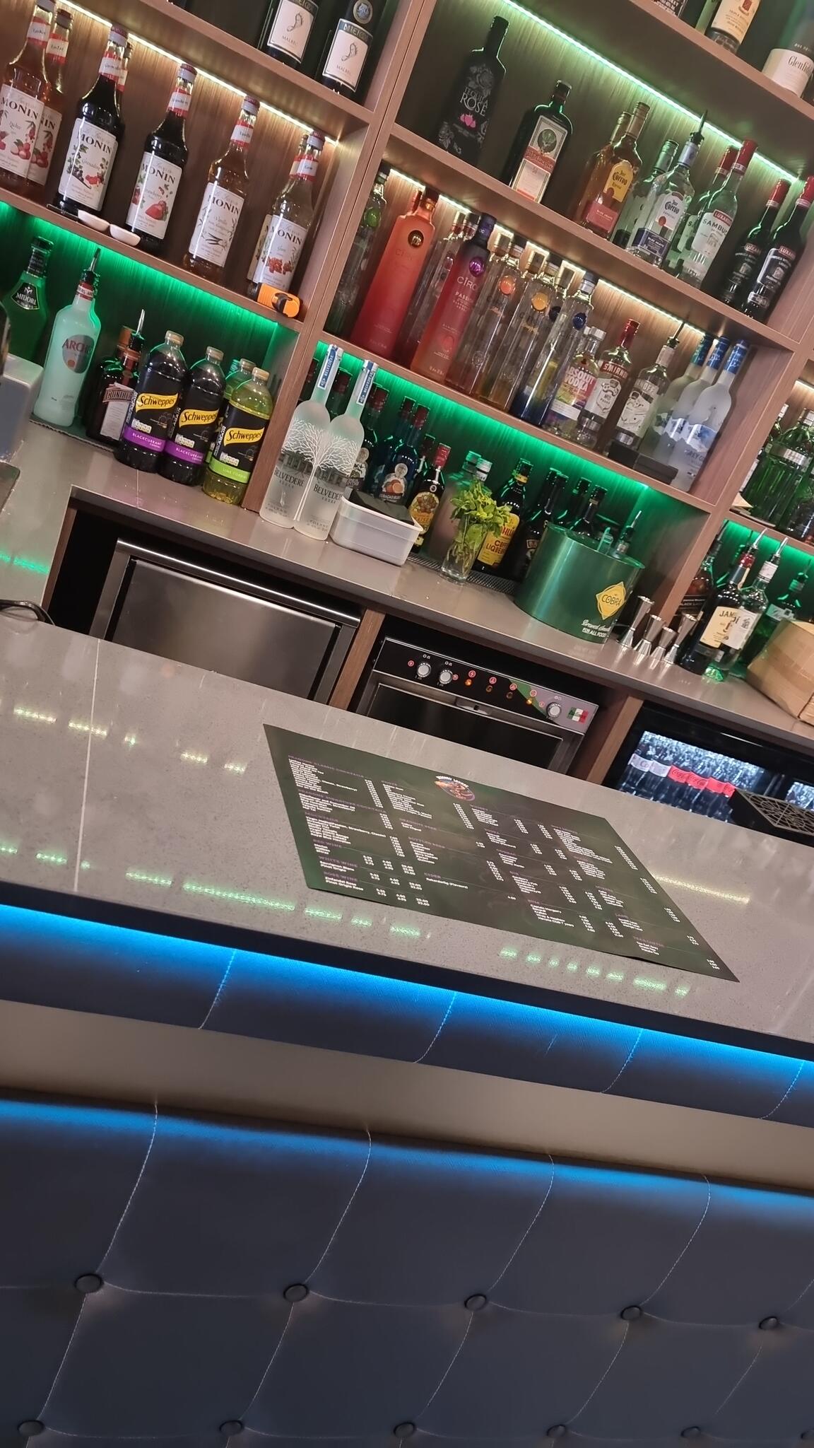 Dragons's Lounge - Harrow - Nextdoor