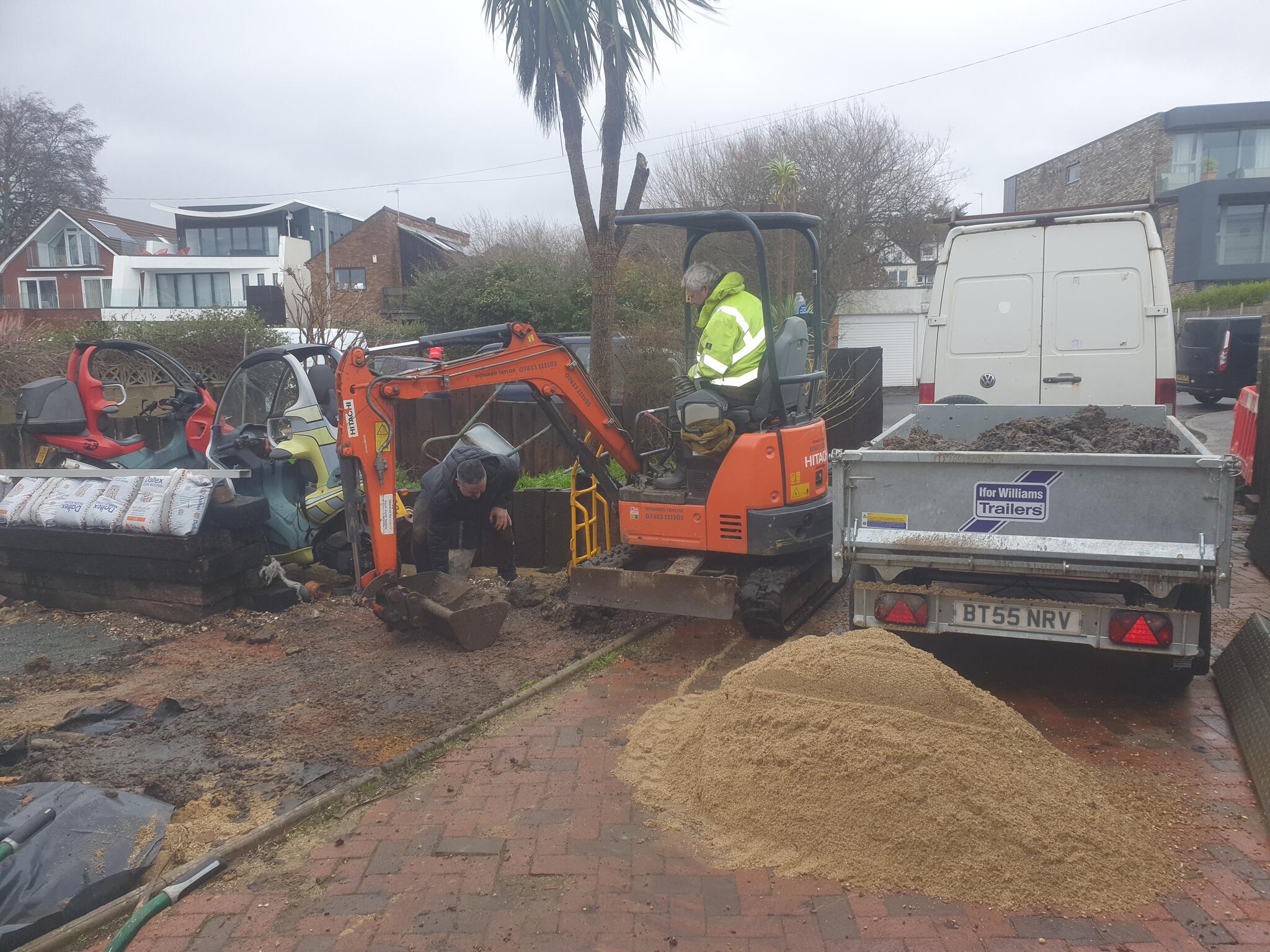 Howard Taylor Groundworks - Bournemouth, GB-ENG - Nextdoor