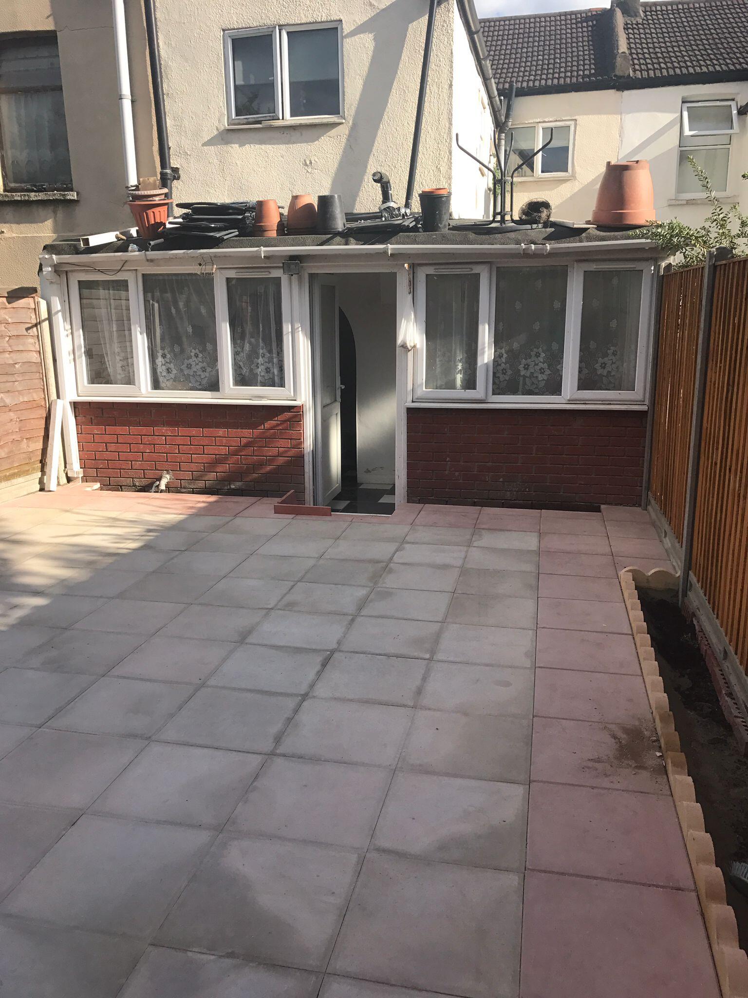 Dev builder - Ilford, GB-ENG - Nextdoor