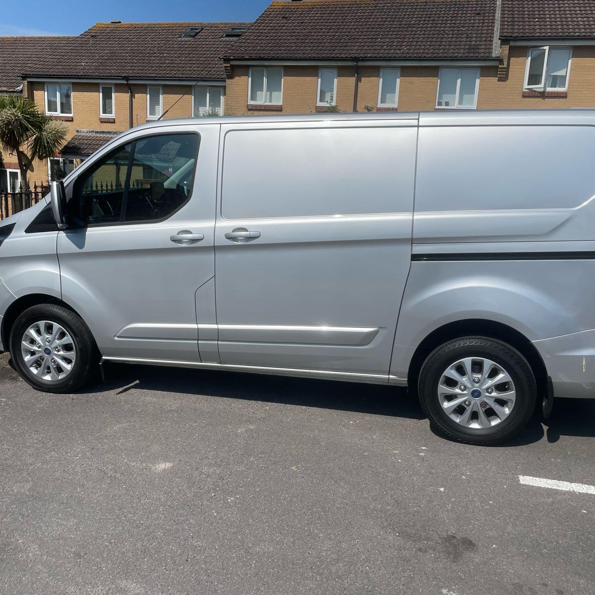 D R Man & Van - Hove, GB-ENG - Nextdoor