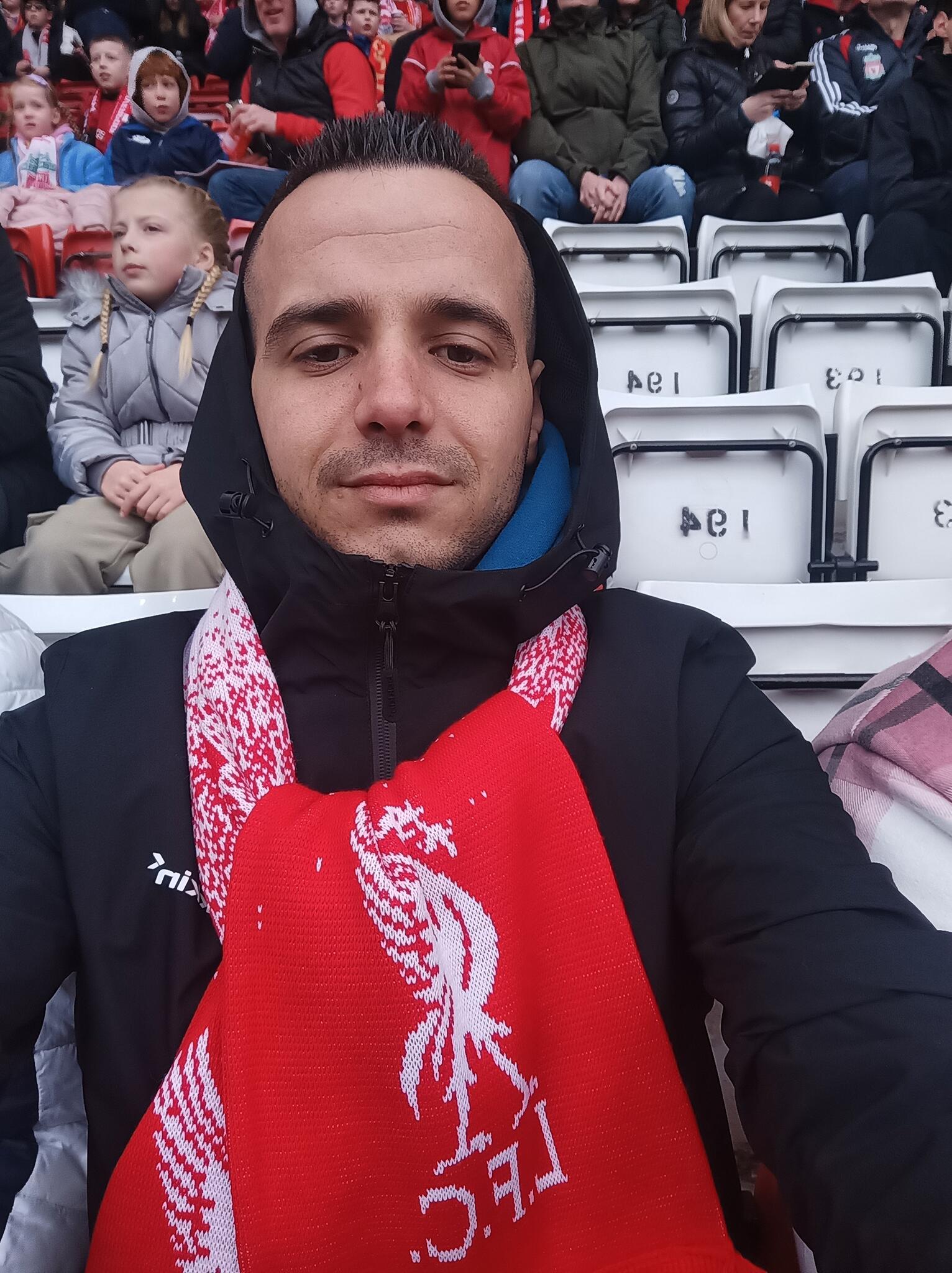 yordan - Sheerness, GB-ENG - Nextdoor