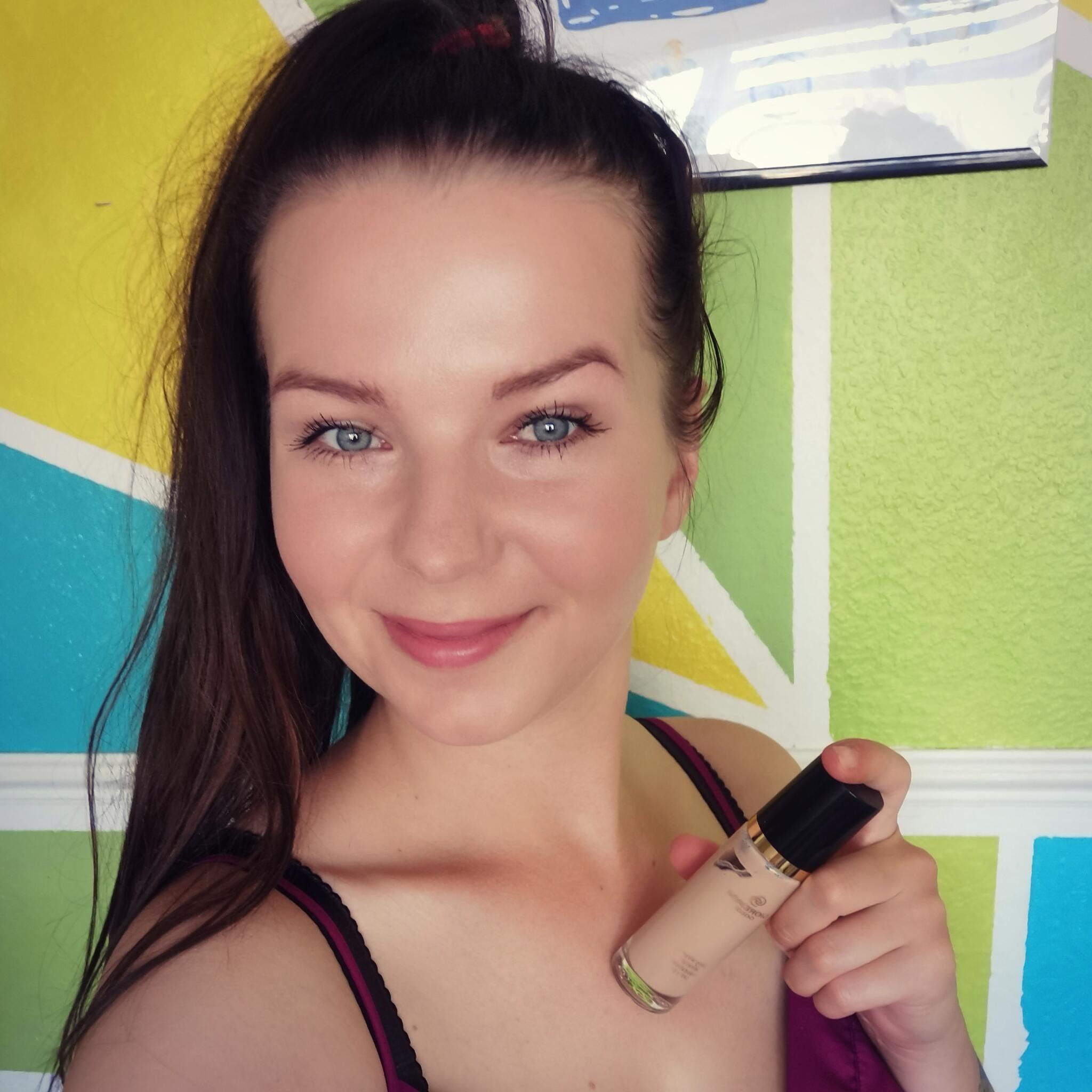 Sabina Omastova Brand partner Gold Oriflame - Chatham - Nextdoor