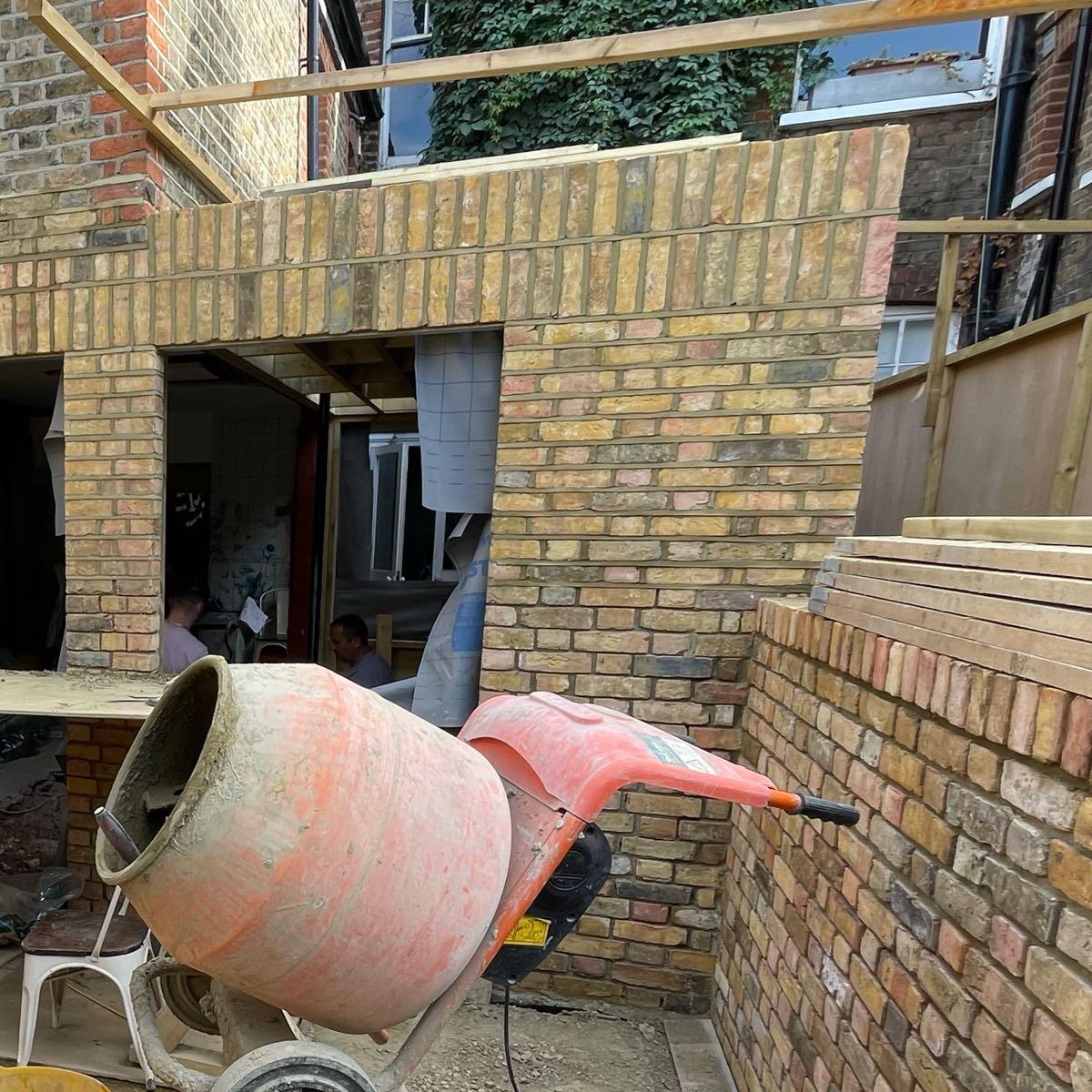 Brickwork and blockwork - Edgware, GB-ENG - Nextdoor
