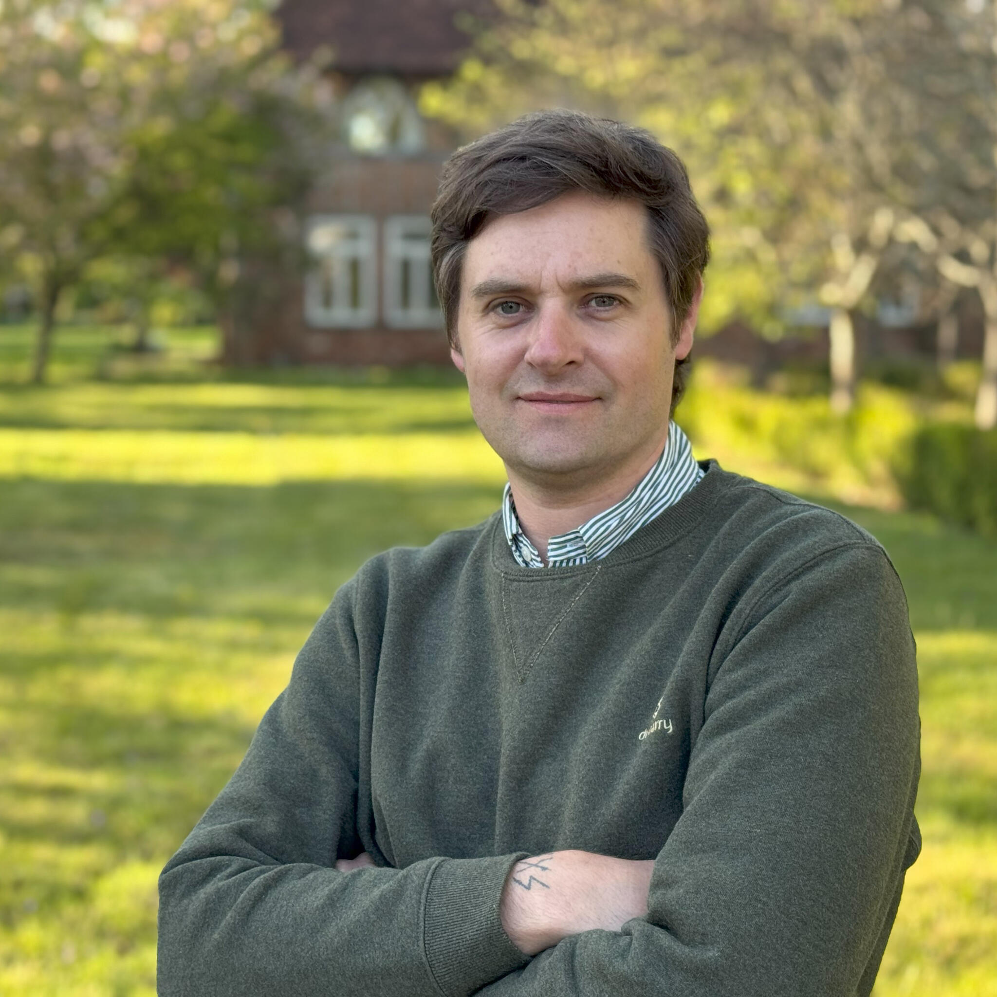 Baron Hues (George Spencer) - Nextdoor