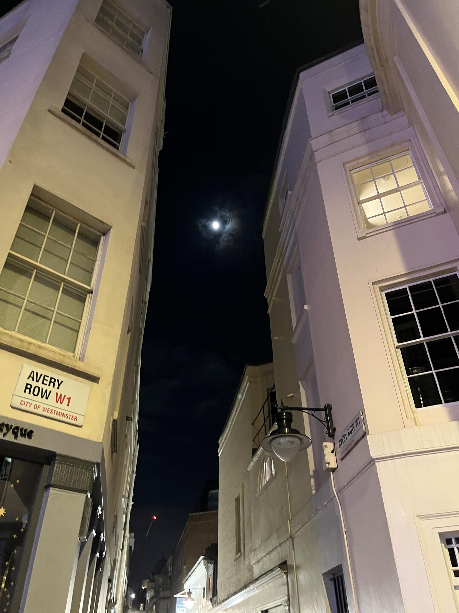 Jenny - London, GB-ENG - Nextdoor