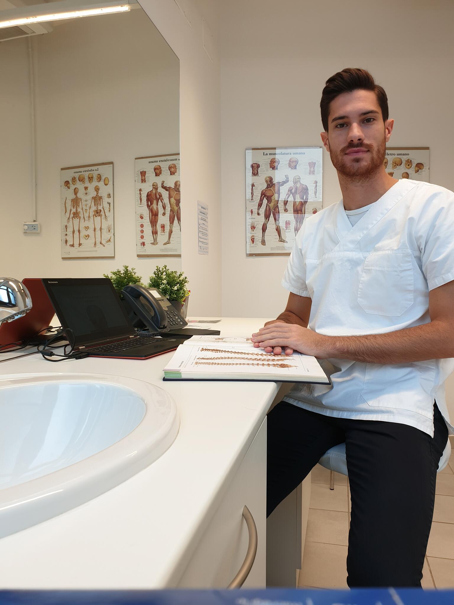 Osteopata Davide Mandelli - Nextdoor