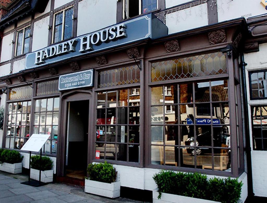 Hadley house - Barnet, Hertfordshire - Nextdoor