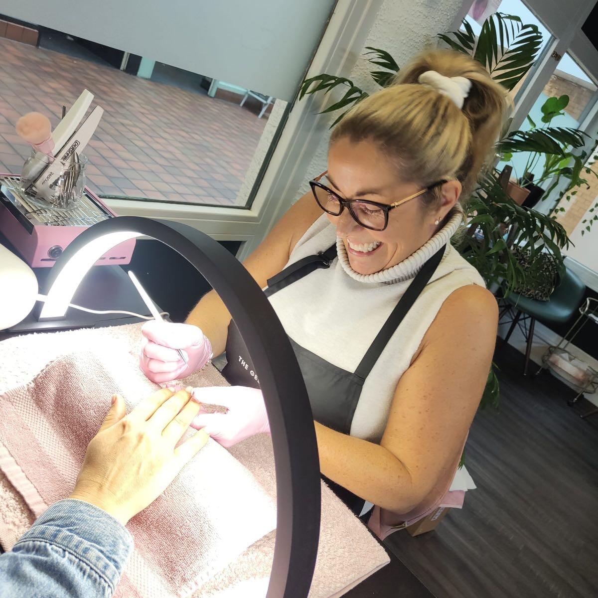La luna nails - Stroud, GB-ENG - Nextdoor