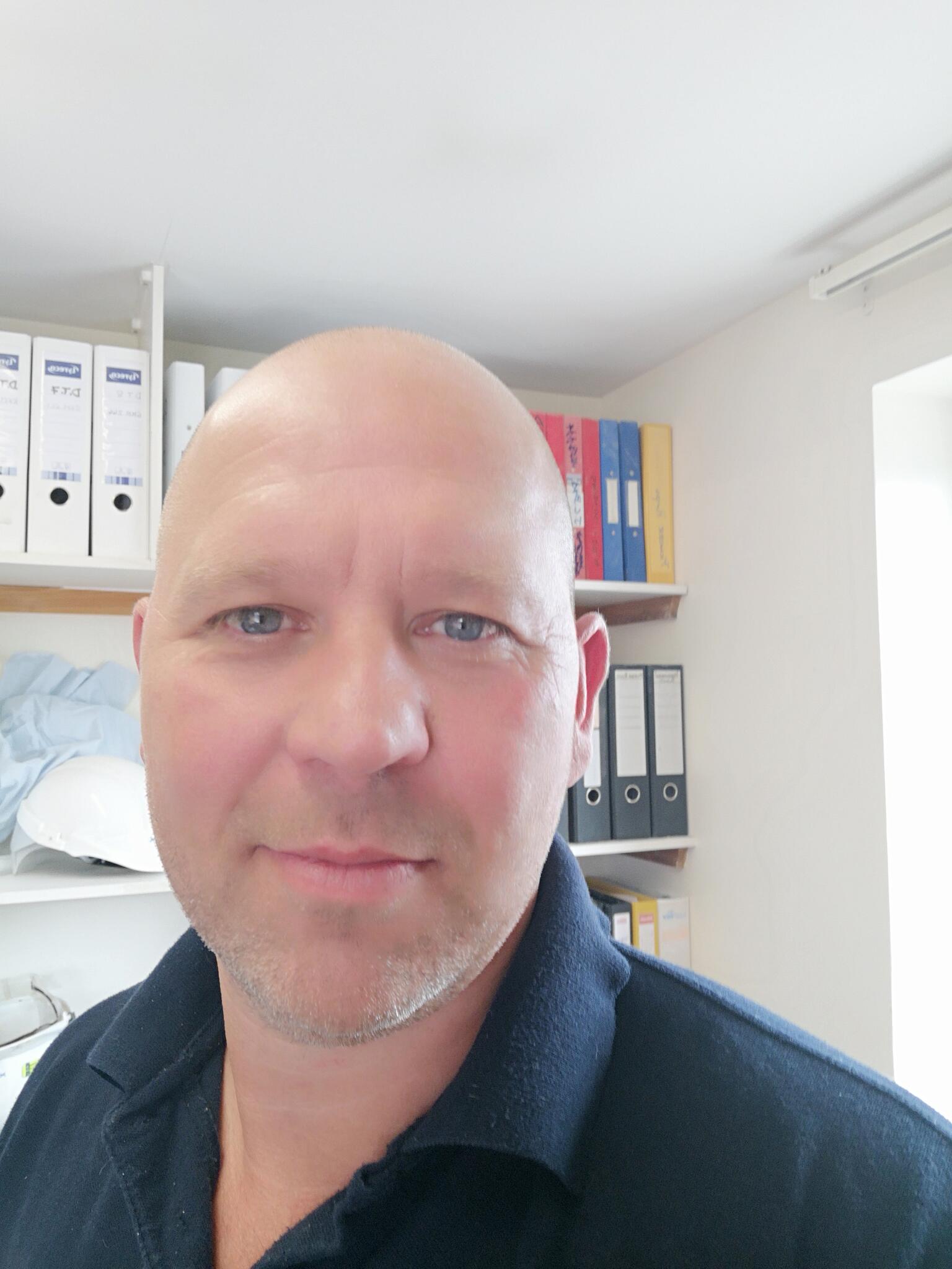 Brendan Scott - Buxton - Nextdoor