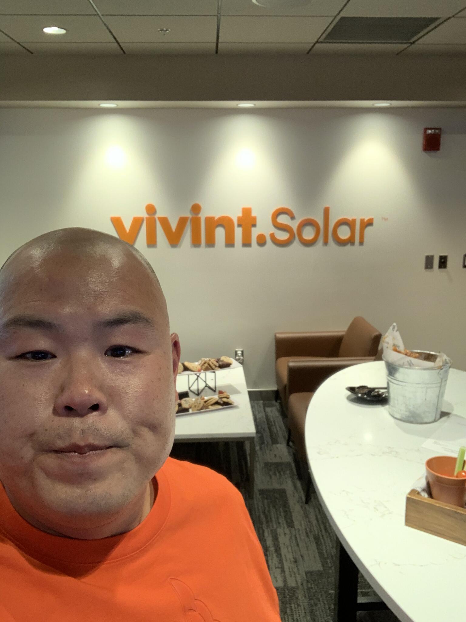 Vivint Solar Logo