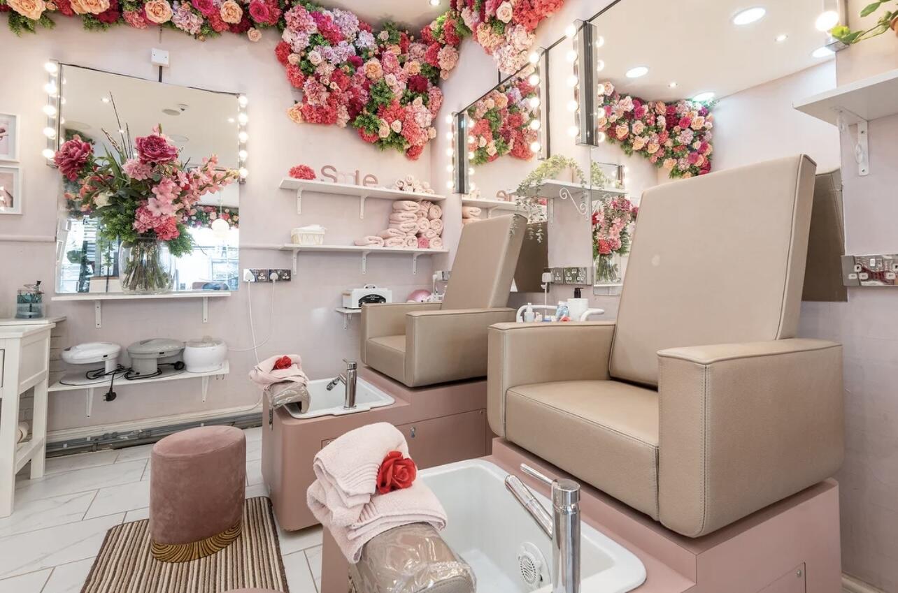 Helens London Hair And Beauty Salon Ltd - London - Nextdoor