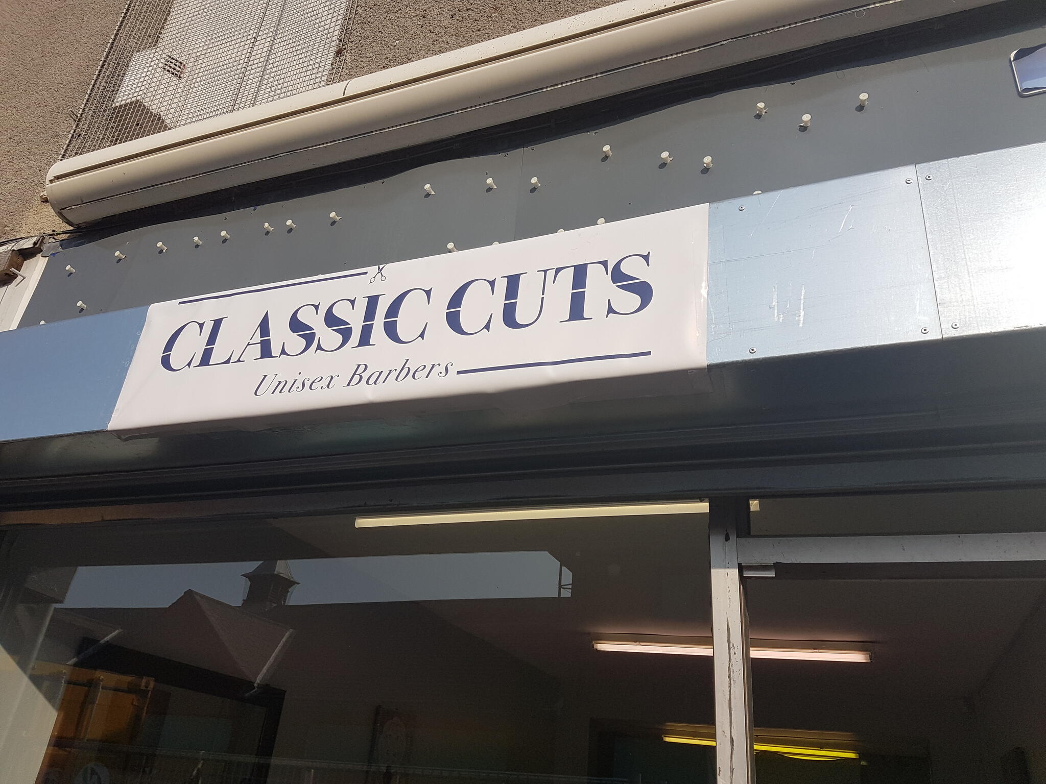 Classic cuts unisex barbers - Nextdoor