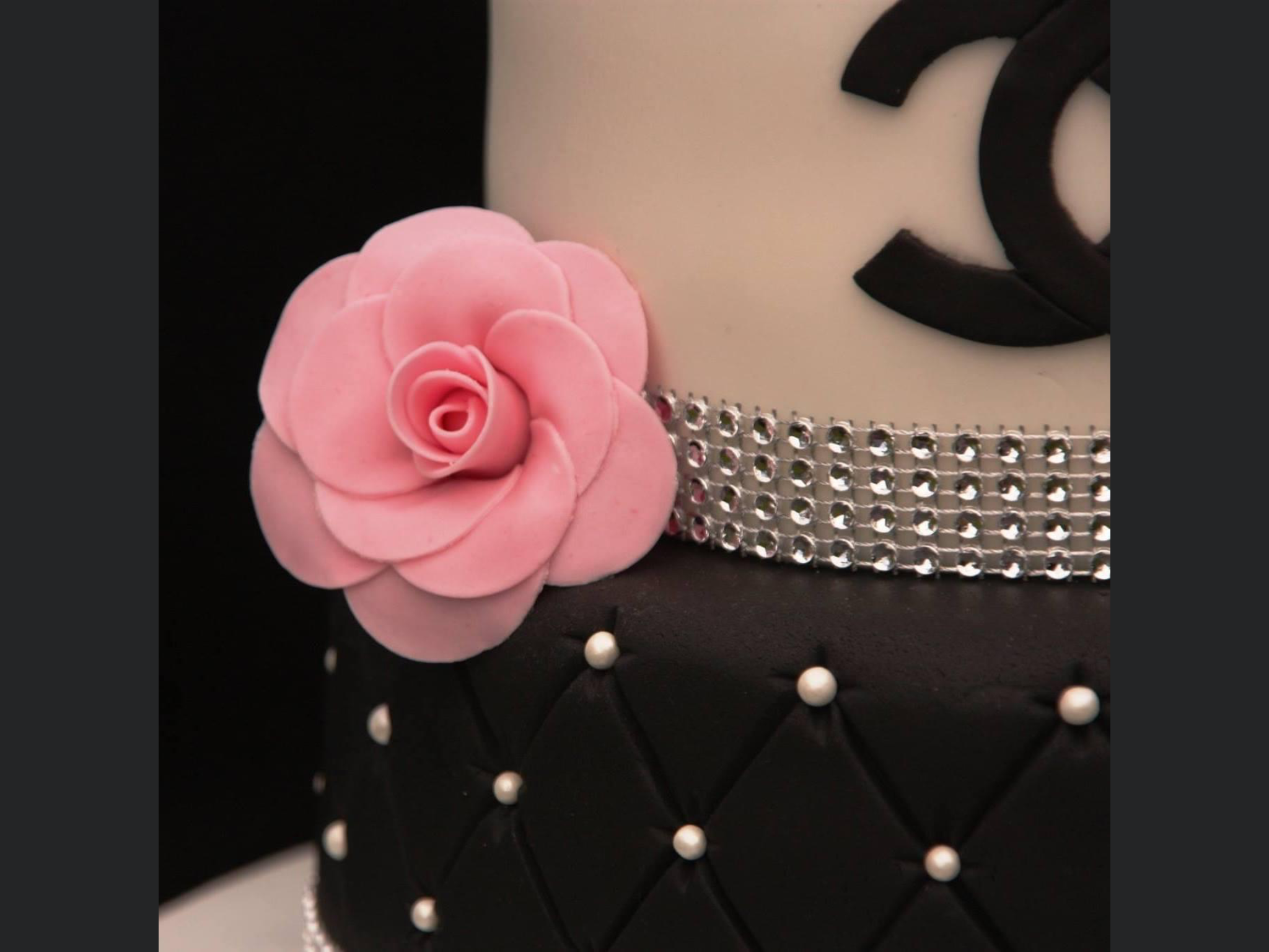 Hugs & Kisses Celebration Cakes - Nextdoor