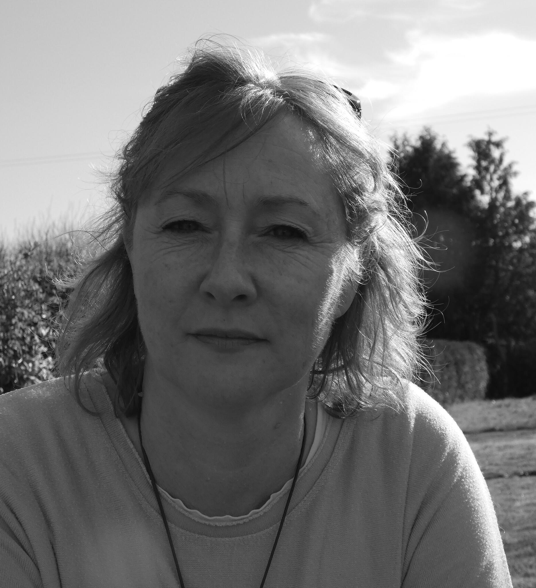 Helen Gibbs - Liss, GB-ENG - Nextdoor