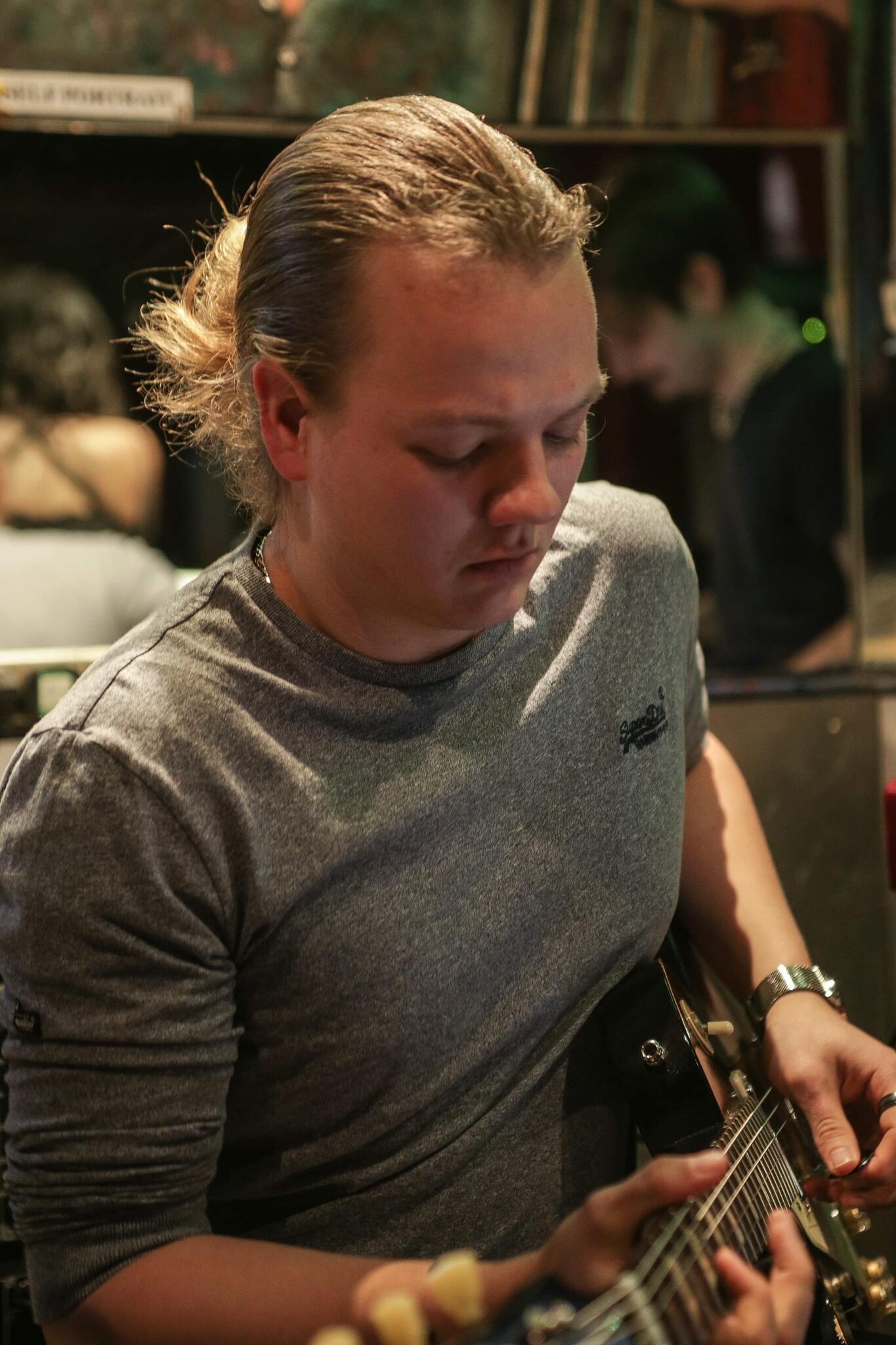 Jamie Ellis - Professional Guitar Tuition - London - Nextdoor