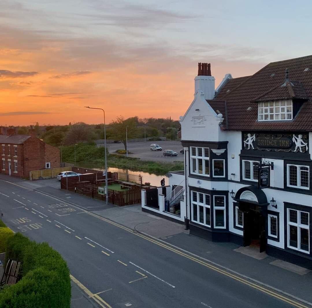 The Bridge Inn - Chester - Nextdoor