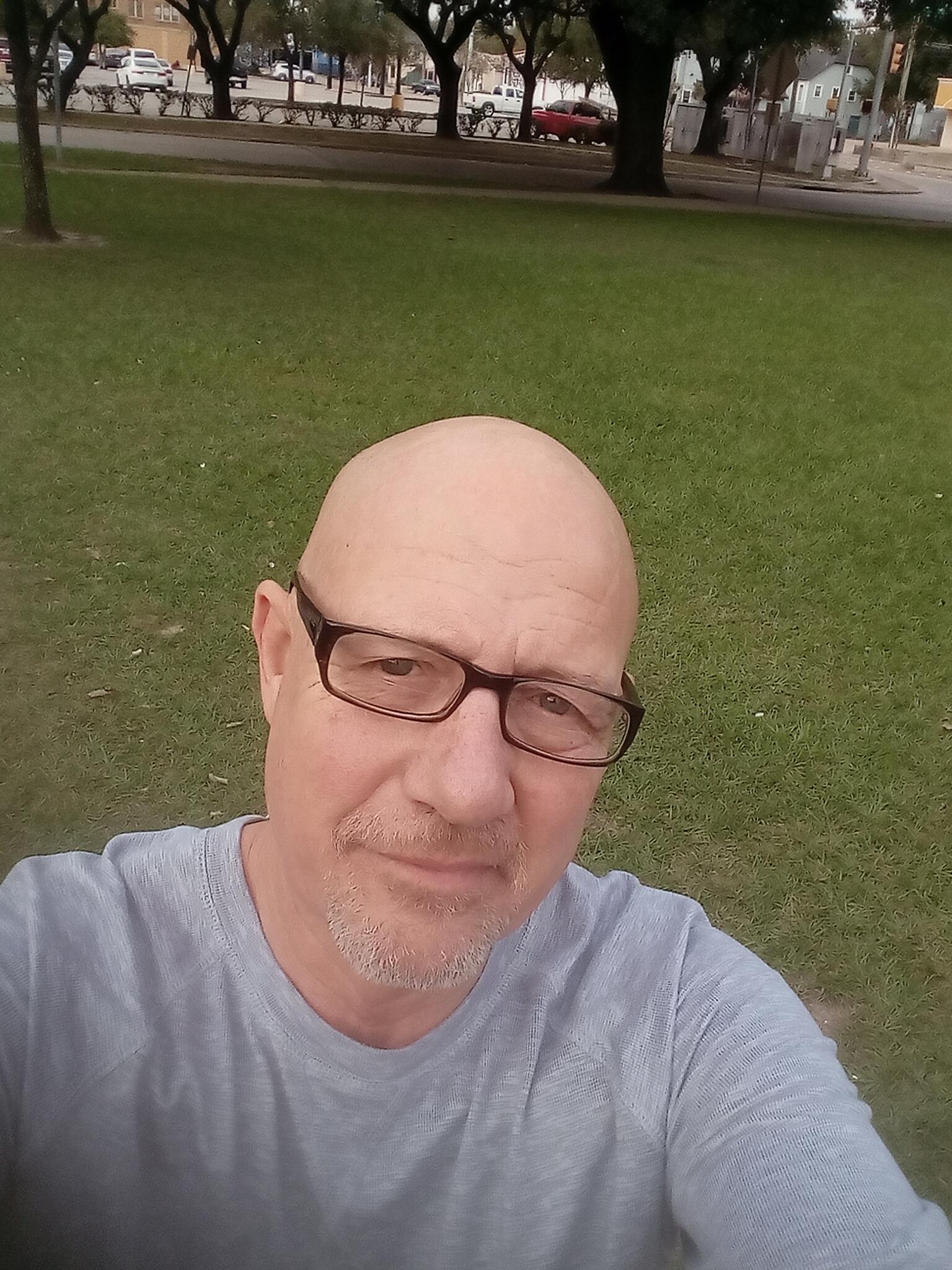 The Hang-It Guy - Nextdoor