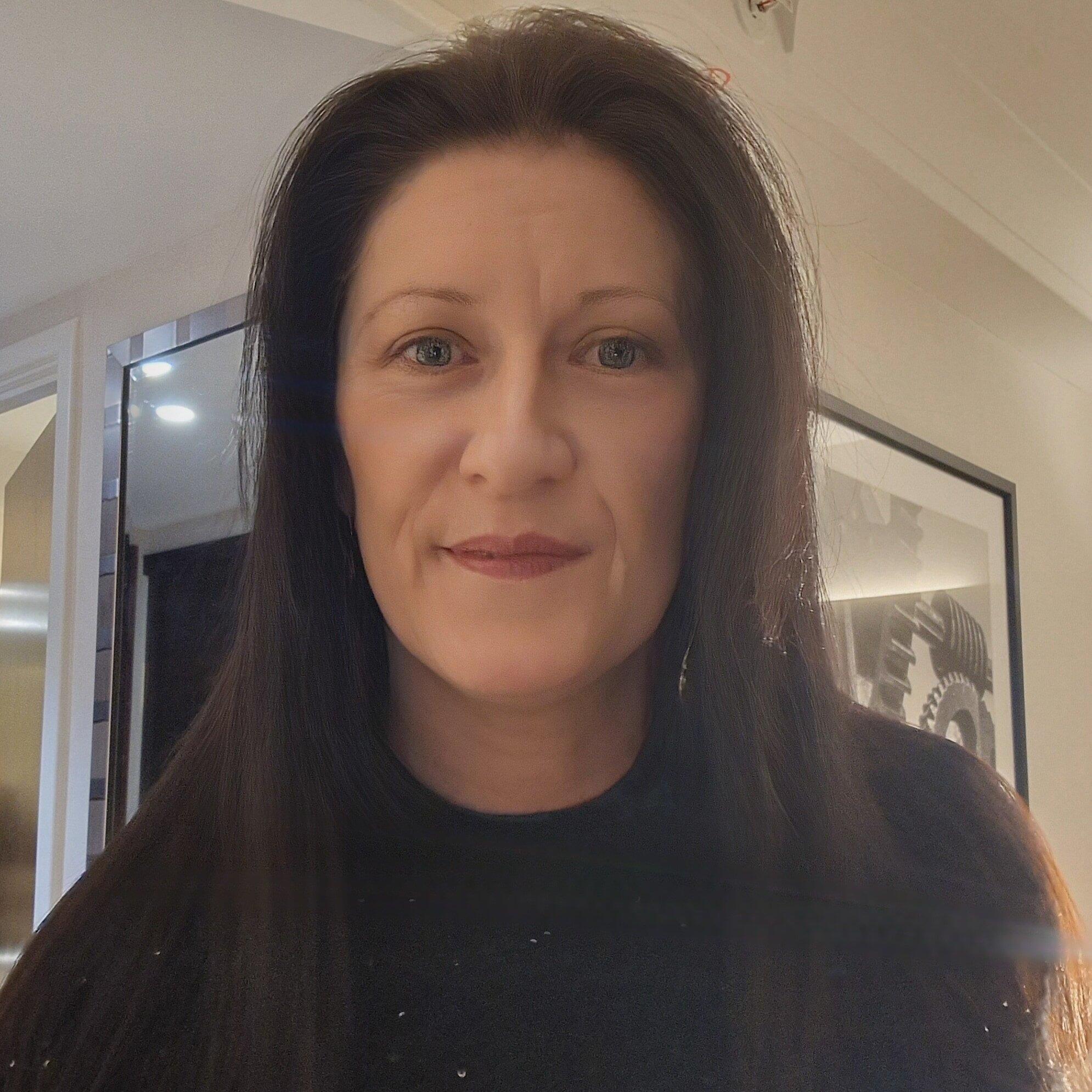 Caroline Corrigan Avon Rep - Arbroath, GB-SCT - Nextdoor