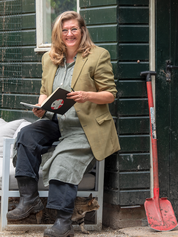 Anita Sanders Zingende Tuinontwerpster Vijfhuizen Noord Holland